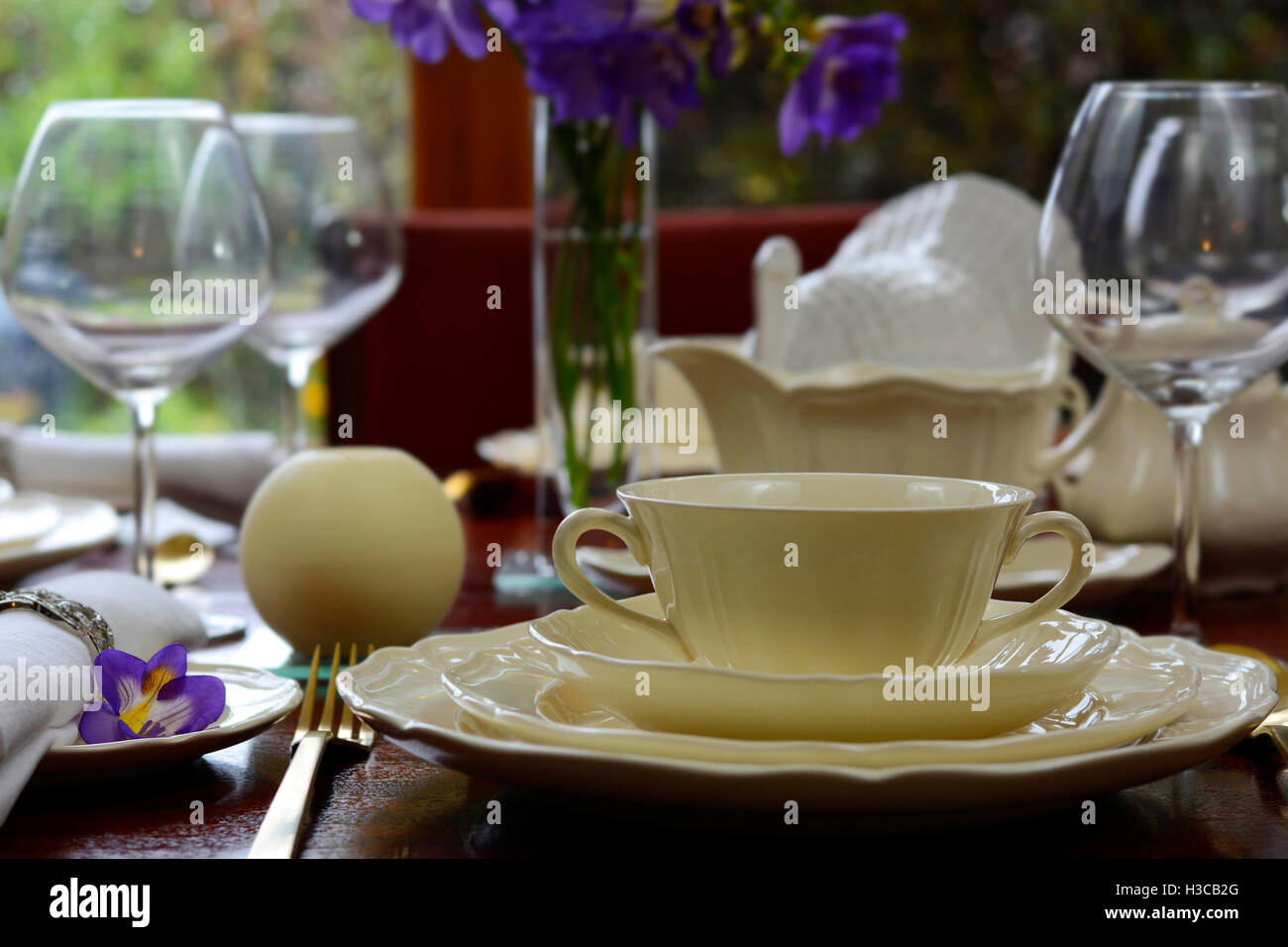 Formal dinner party hi-res stock photography and images - Alamy