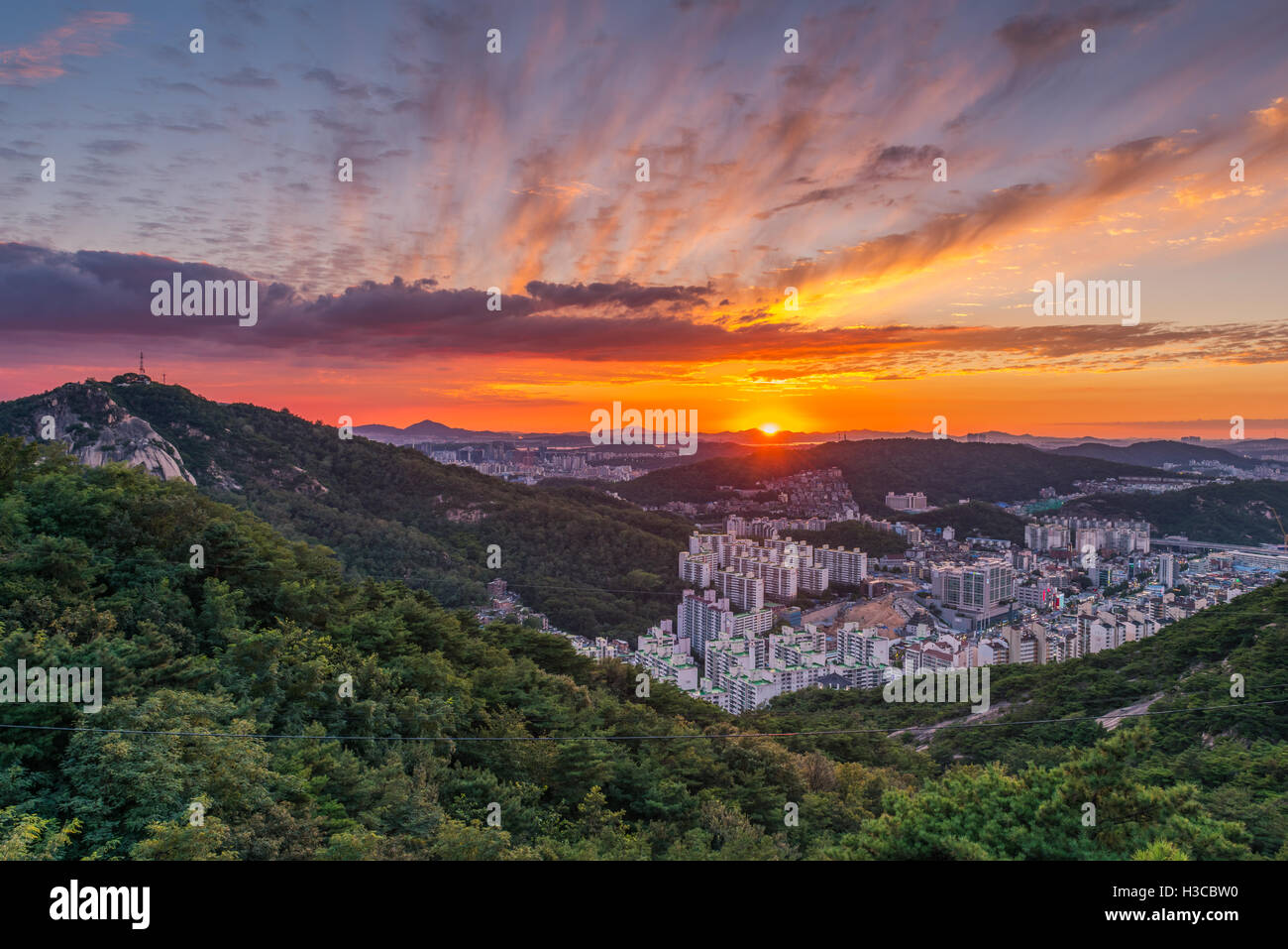 Sunset of Seoul City Skyline, South Korea Stock Photo - Alamy