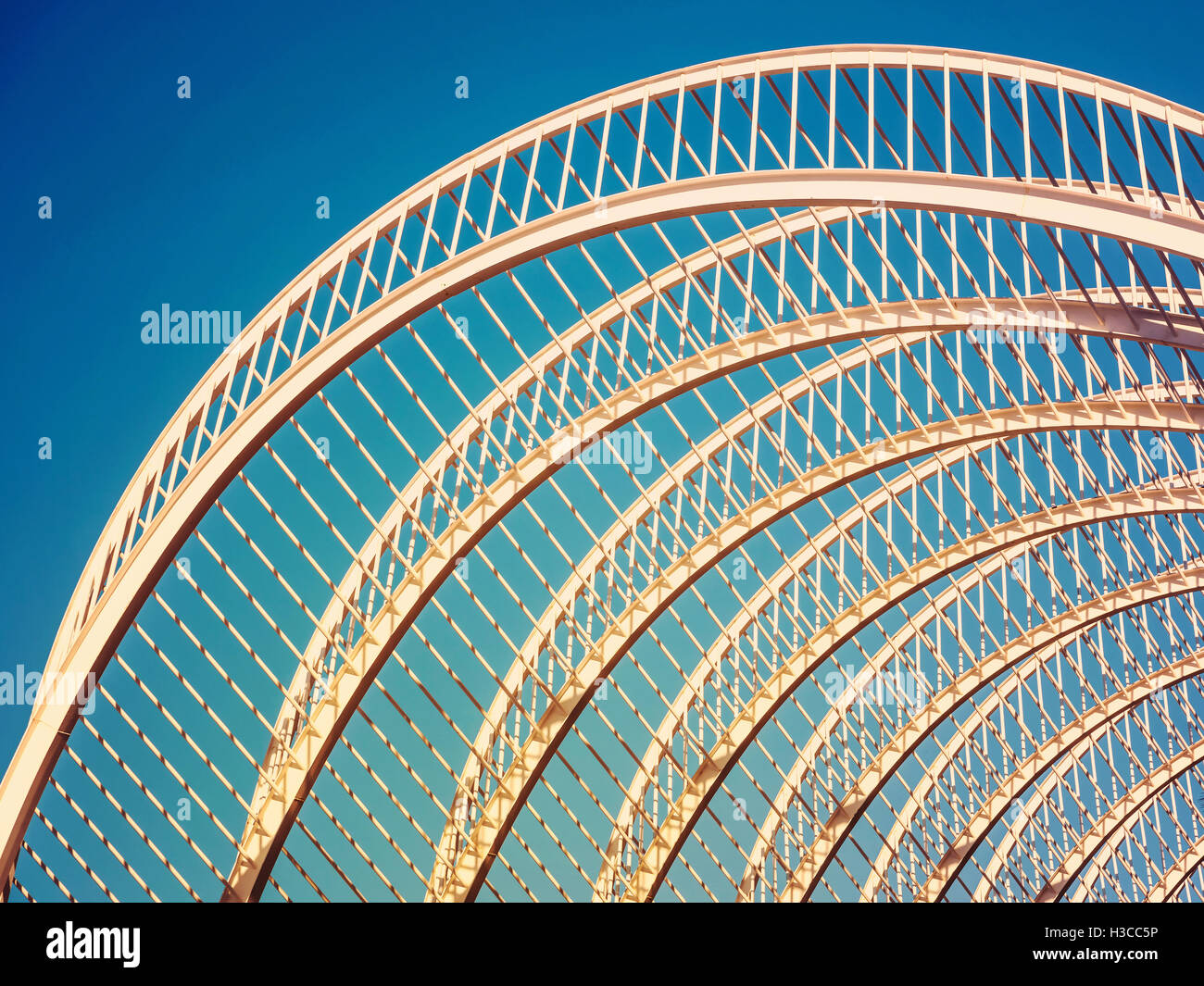 Metal architecture hi-res stock photography and images - Alamy