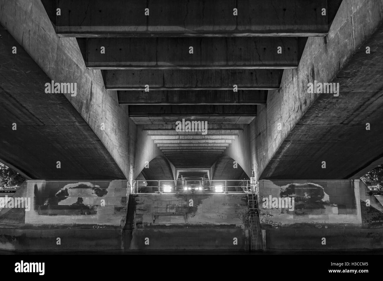 Bridge underpass hi-res stock photography and images - Alamy