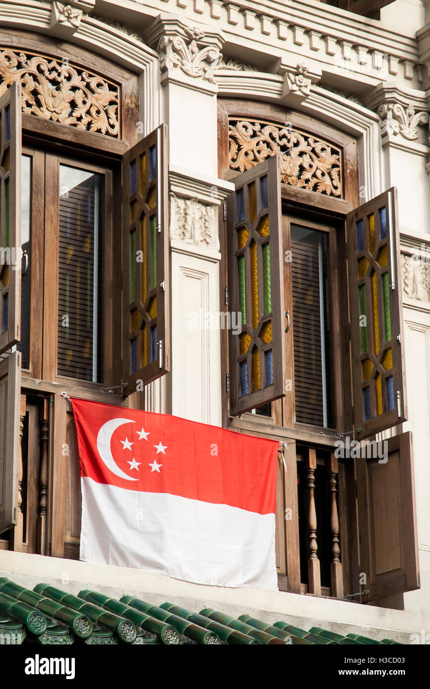 Singapore national flag hi-res stock photography and images - Alamy