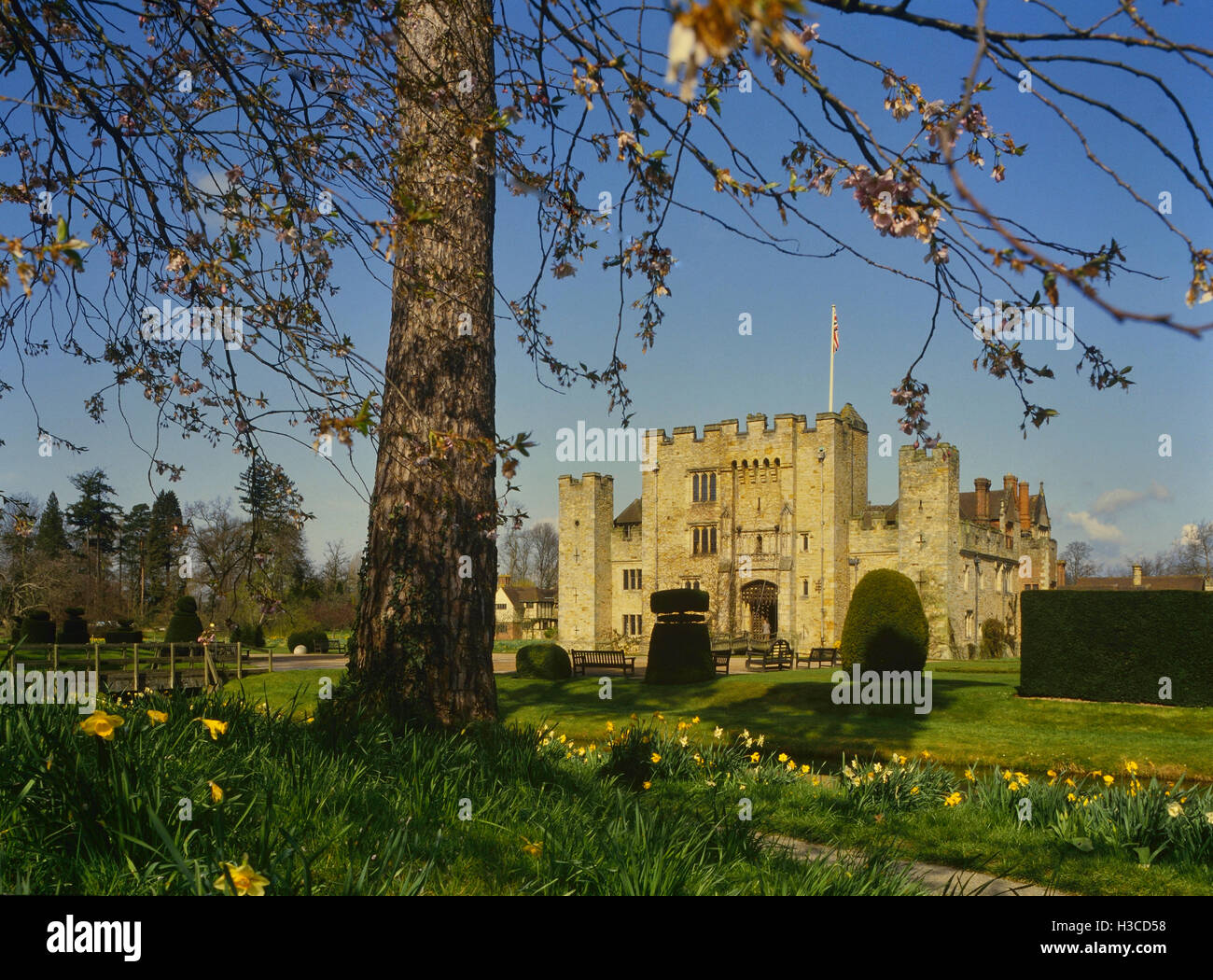 Uk Castles With Flowers High Resolution Stock Photography and Images ...