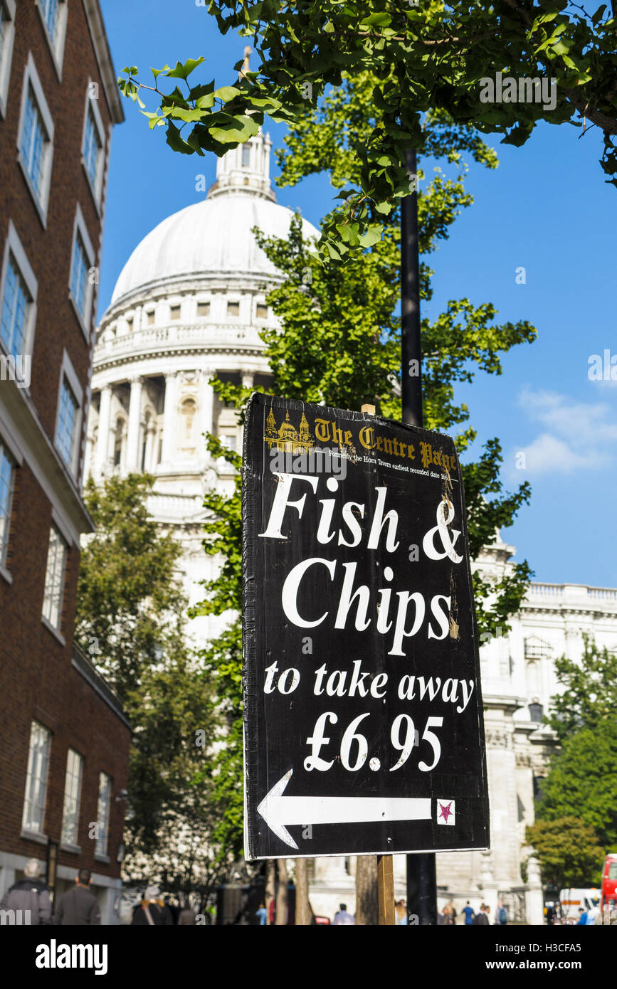 Traditional fish chips sign outside hi-res stock photography and images ...