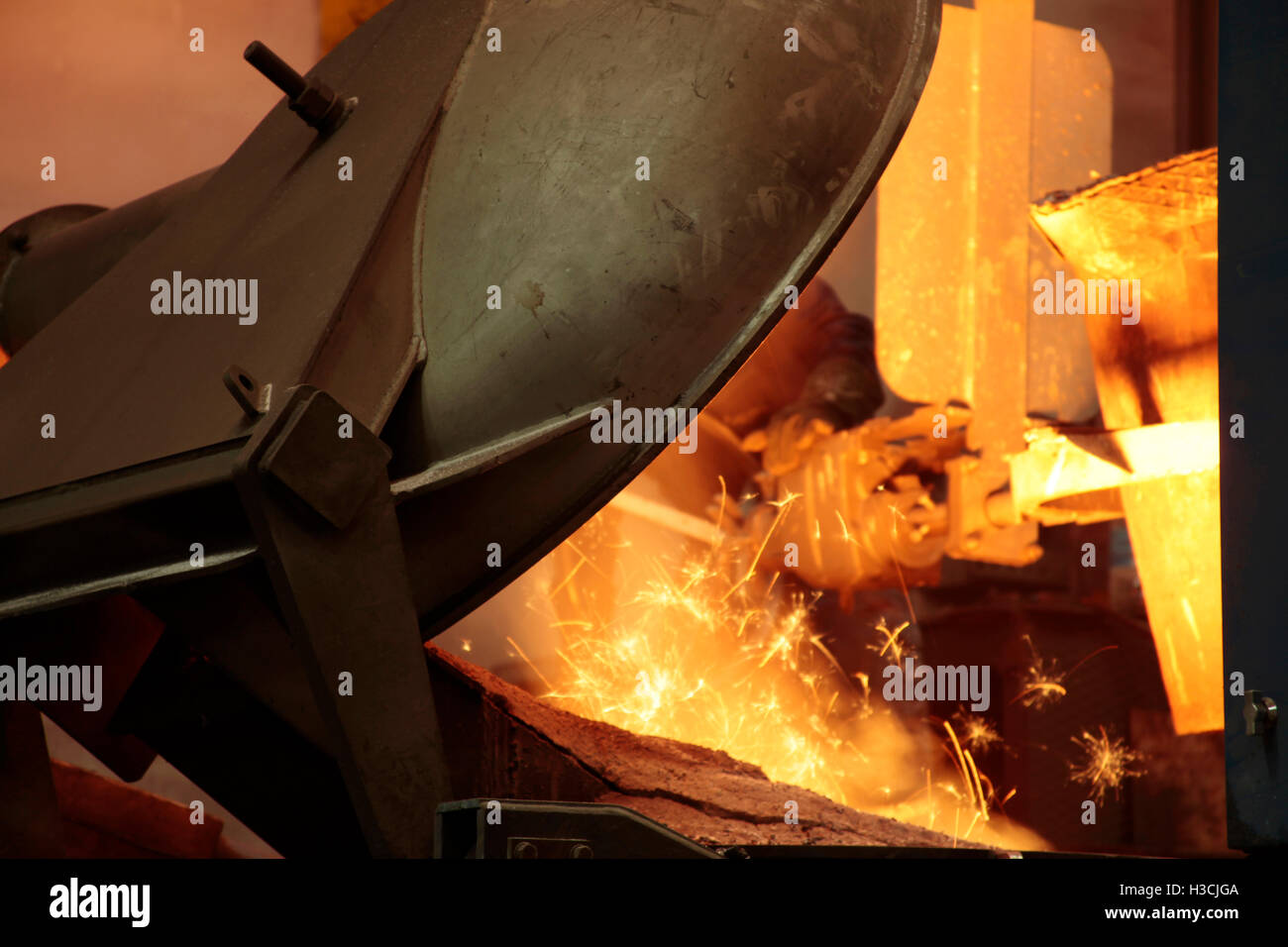 Liquid Molten Steel Industry Stock Photo - Alamy