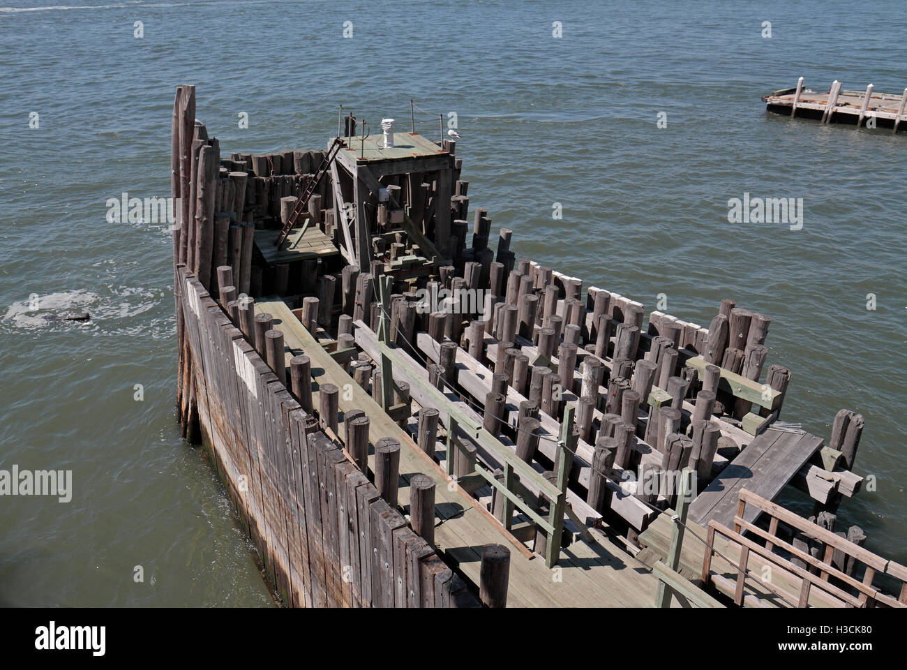 Timber pontoons hi-res stock photography and images - Alamy
