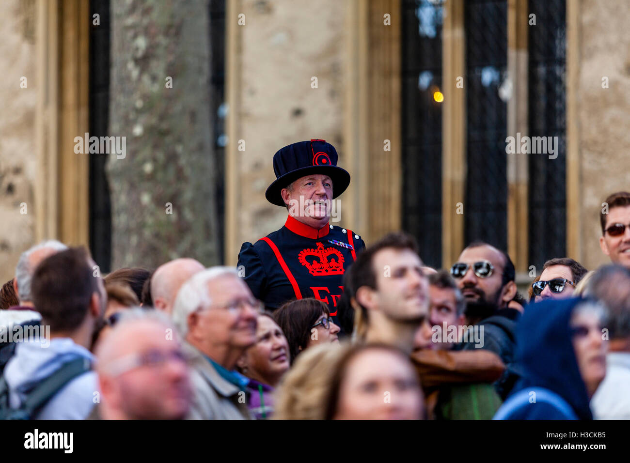A Beefeater (Yeoman of the Guard) Giving A Tour At The Tower Of London ...
