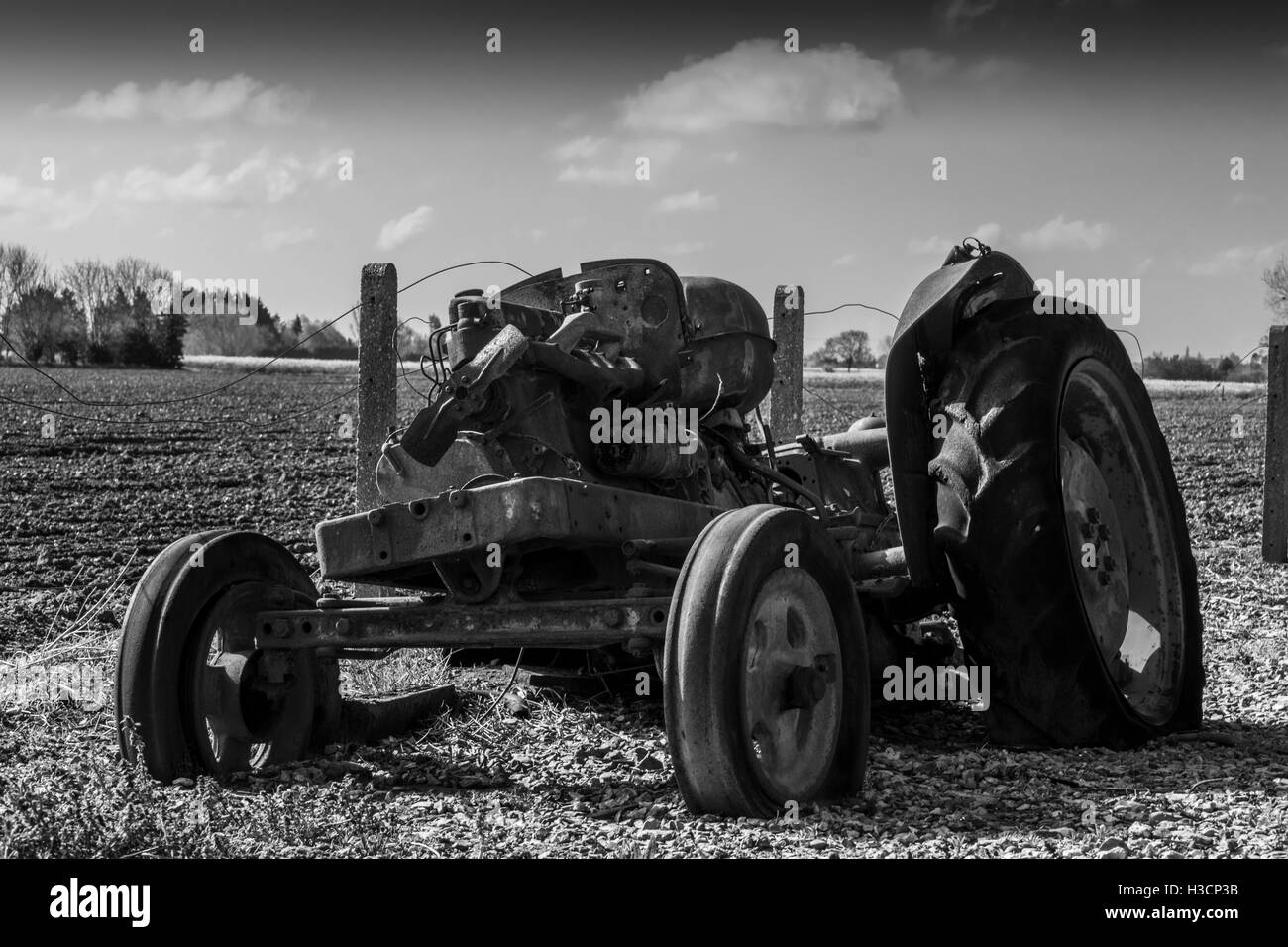 Old abandoned tractor hi-res stock photography and images - Alamy