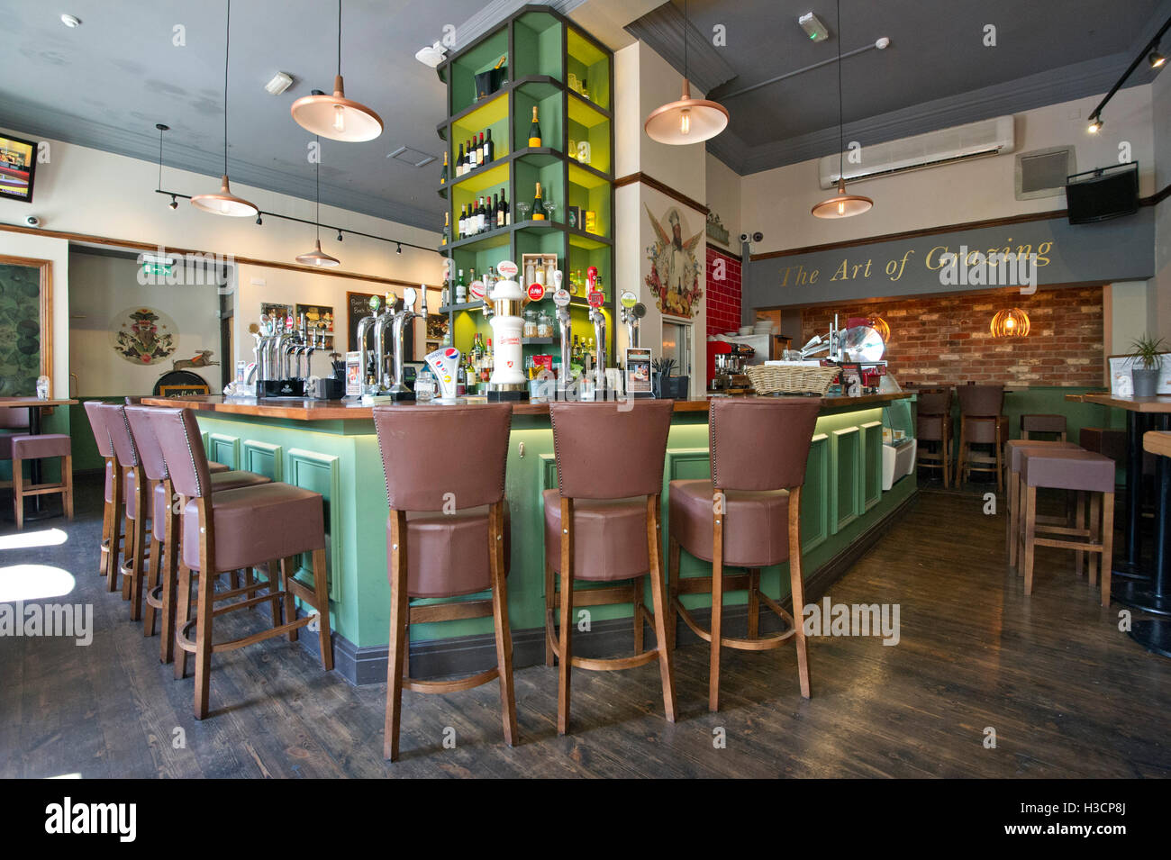 Boardroom bar hi-res stock photography and images - Alamy