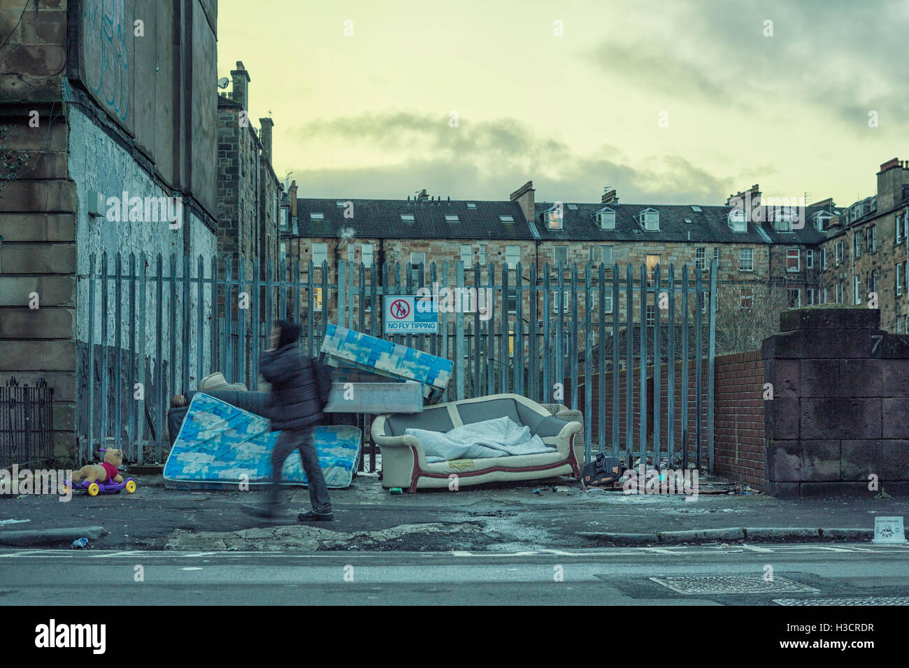 Sidewalk slum hi-res stock photography and images - Alamy