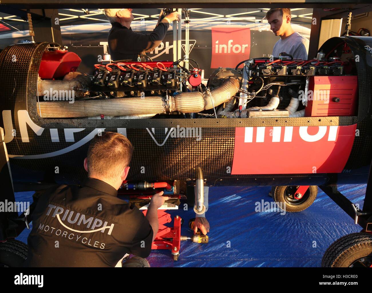 Mechanics prepare the 1,000 bhp Triumph Infor Rocket Streamliner before ...