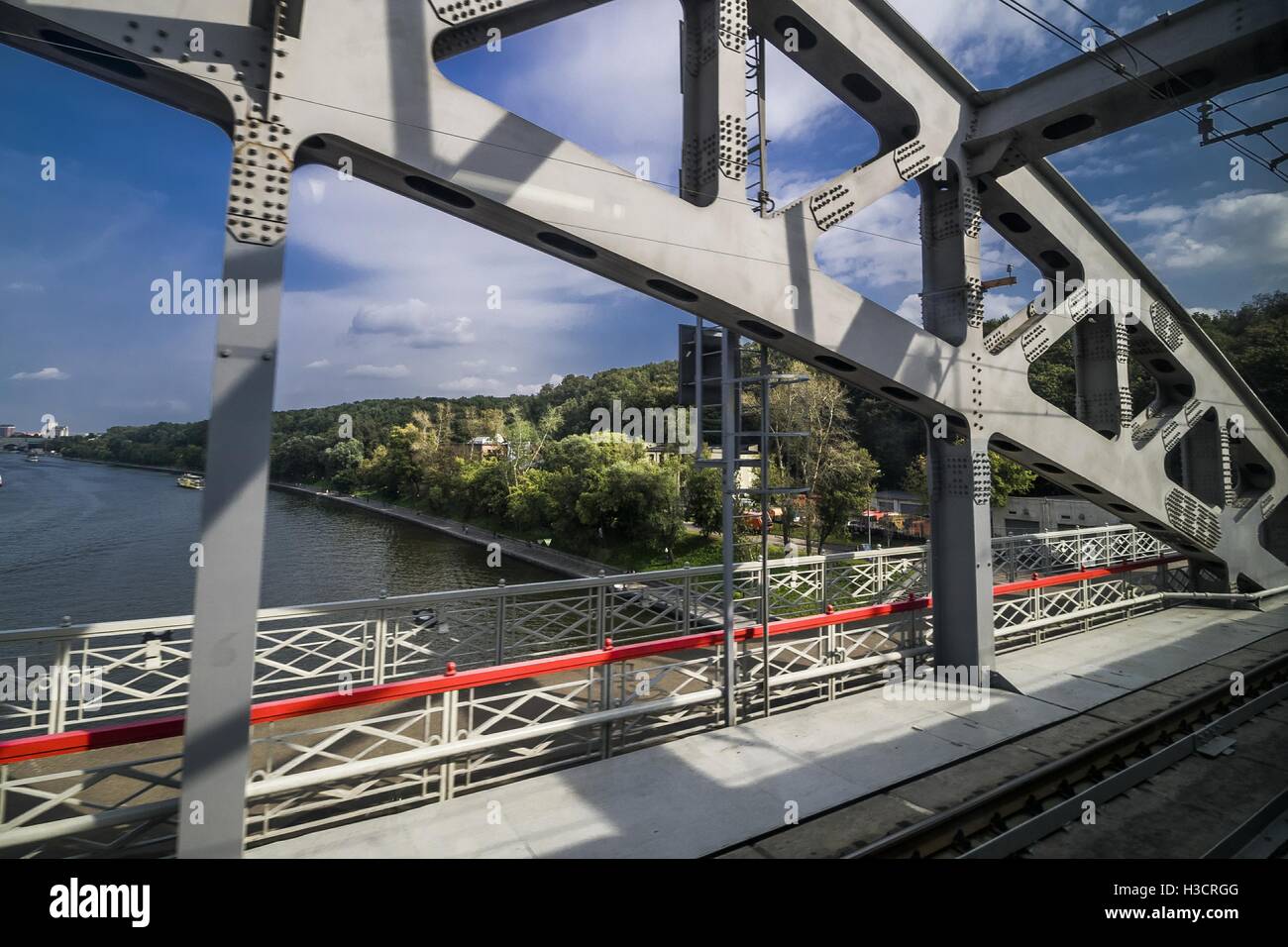 Ring railway bridge hi-res stock photography and images - Alamy