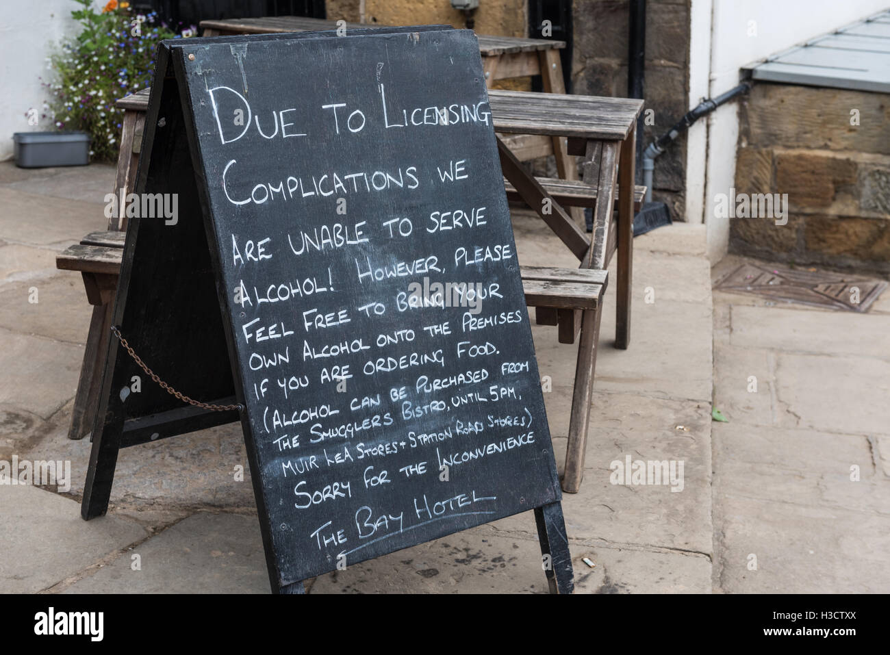 Robin hood's bay bay hotel sign hi-res stock photography and images - Alamy