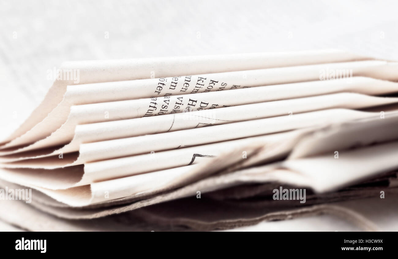 Newspaper wallpaper hi-res stock photography and images - Alamy
