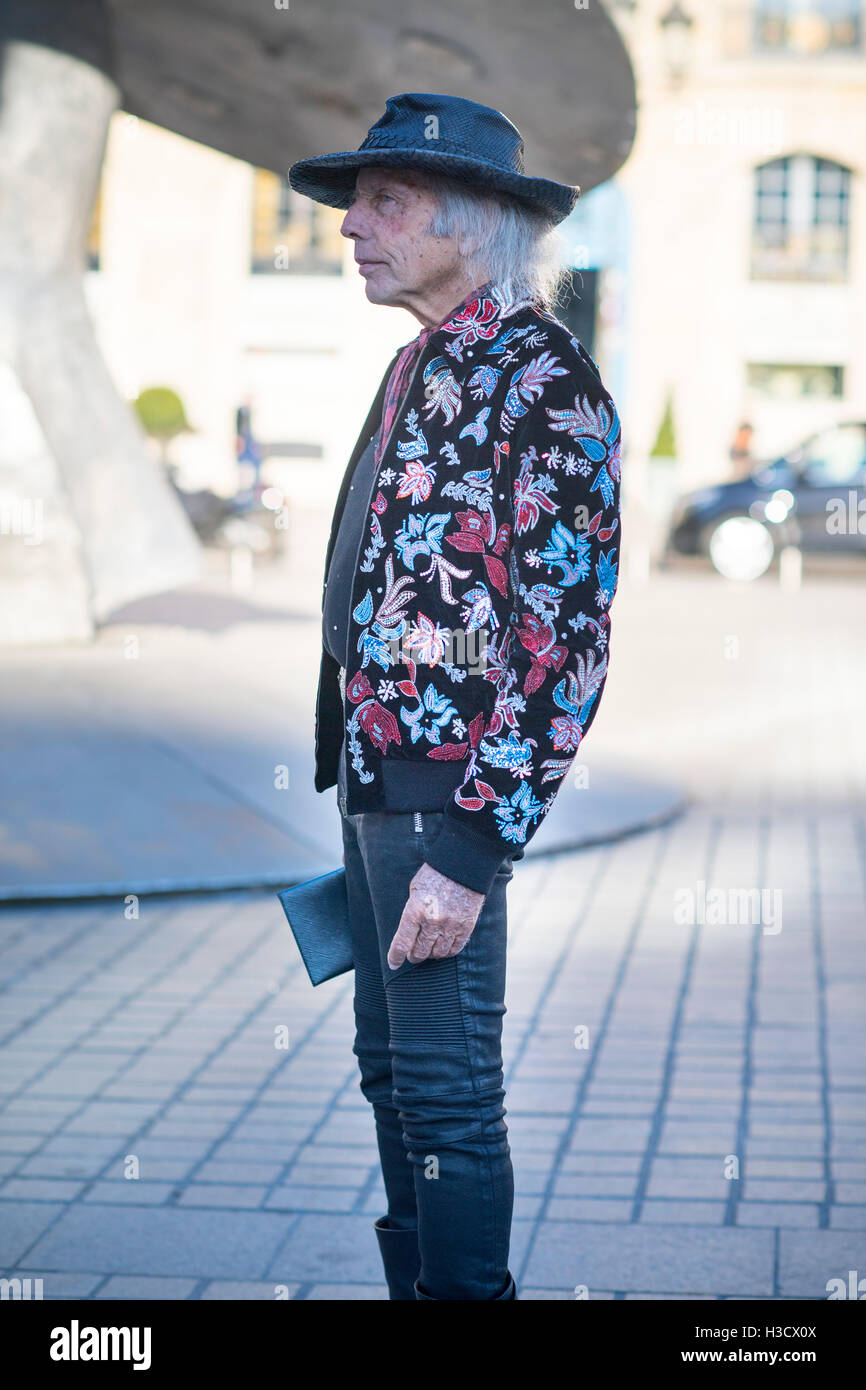 Paris, France. 05th Oct, 2016. NBA Superfan James F. Goldstein pictured ...