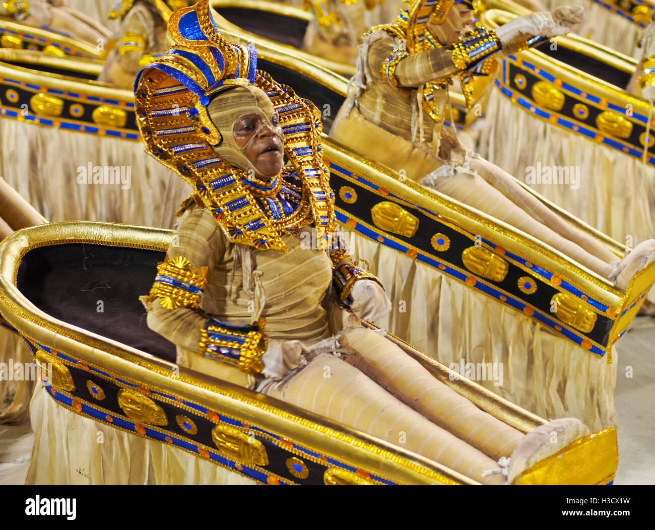 Tourist attraction sambadrome samba dance parade hi-res stock ...