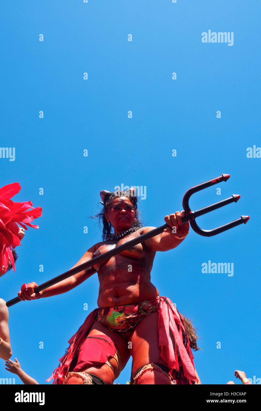 Rio carnival dancing street hi-res stock photography and images - Alamy
