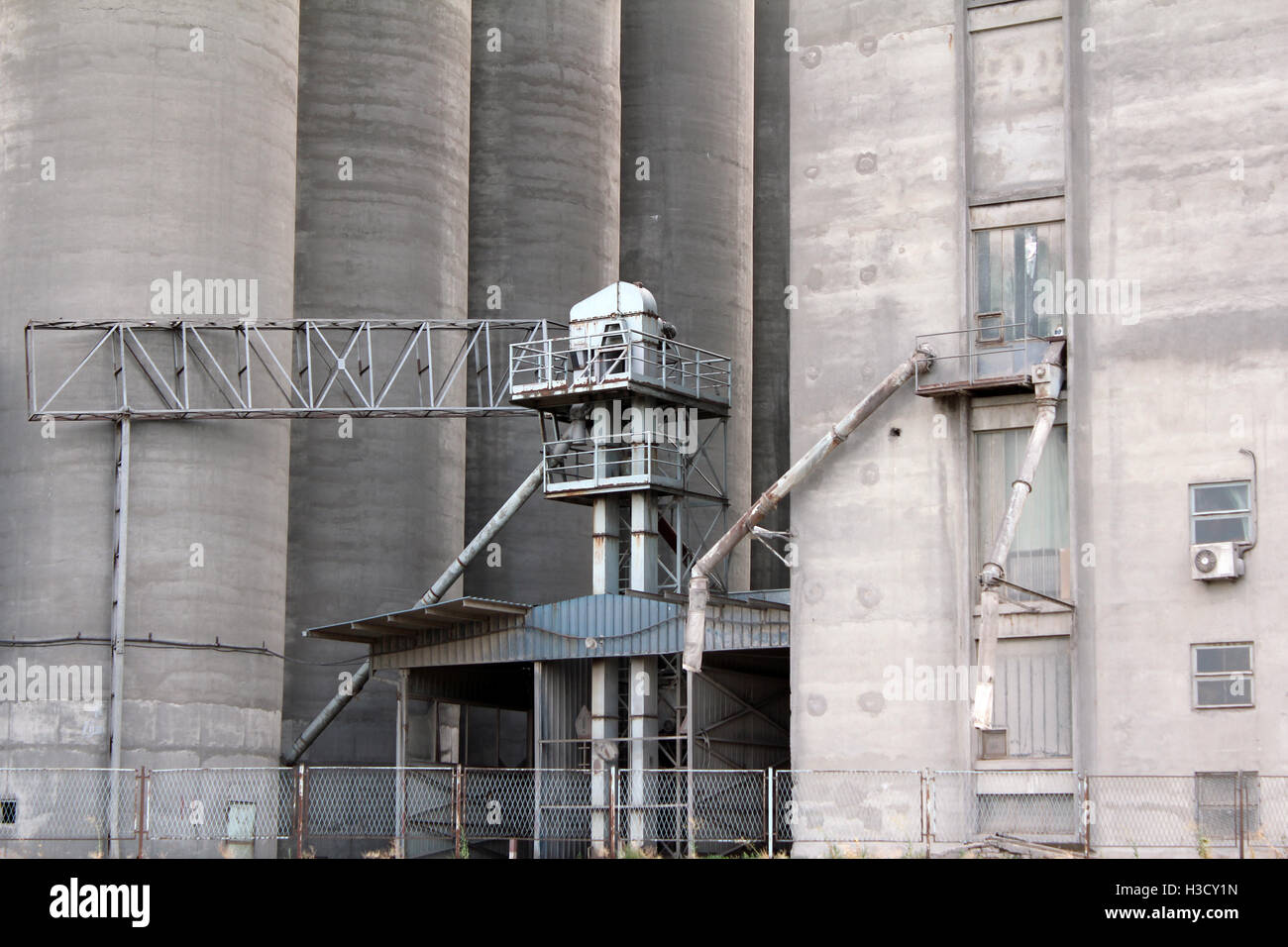 silo warehouse industry zone detail Stock Photo - Alamy