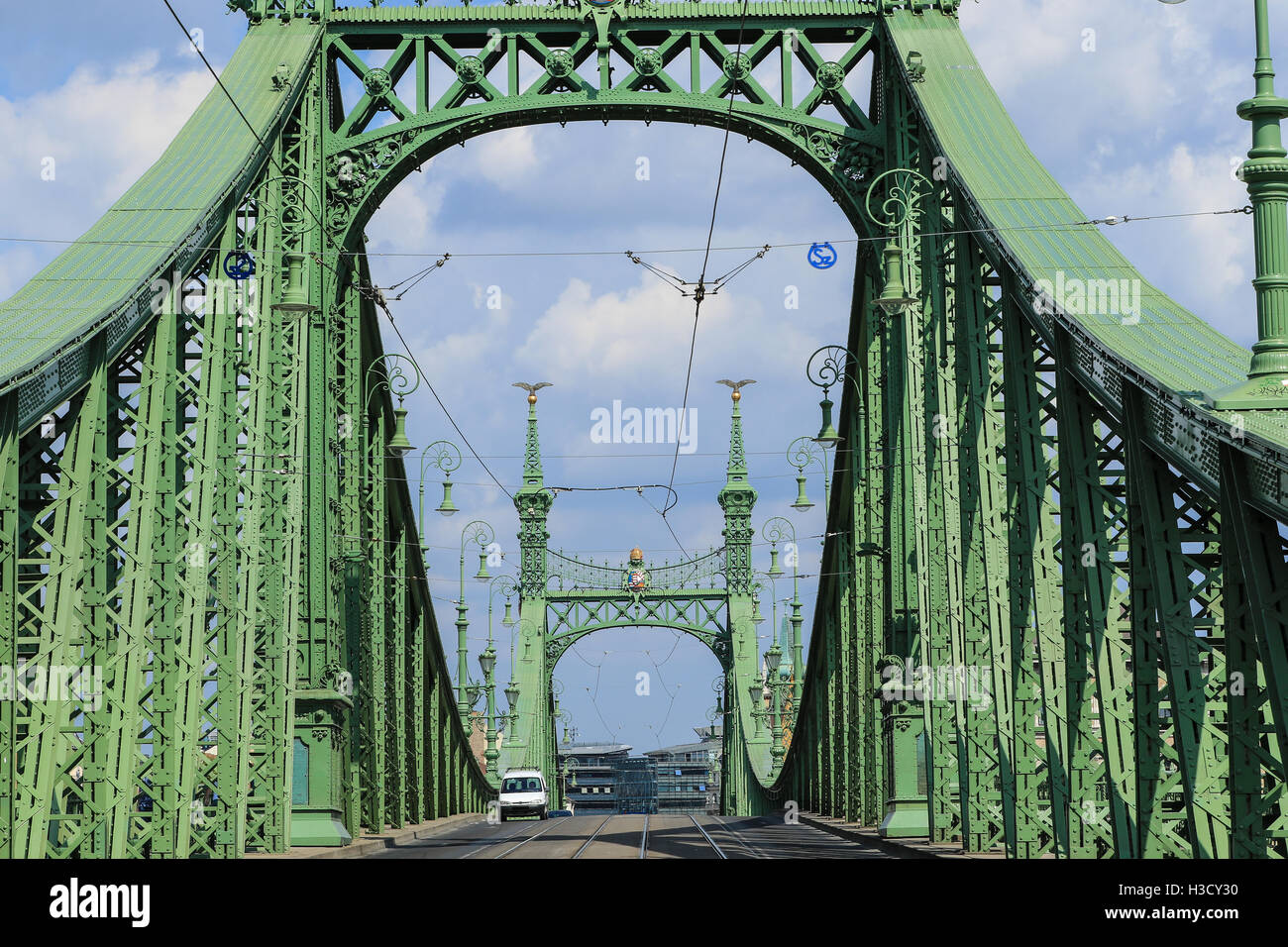 One car bridge hi-res stock photography and images - Alamy
