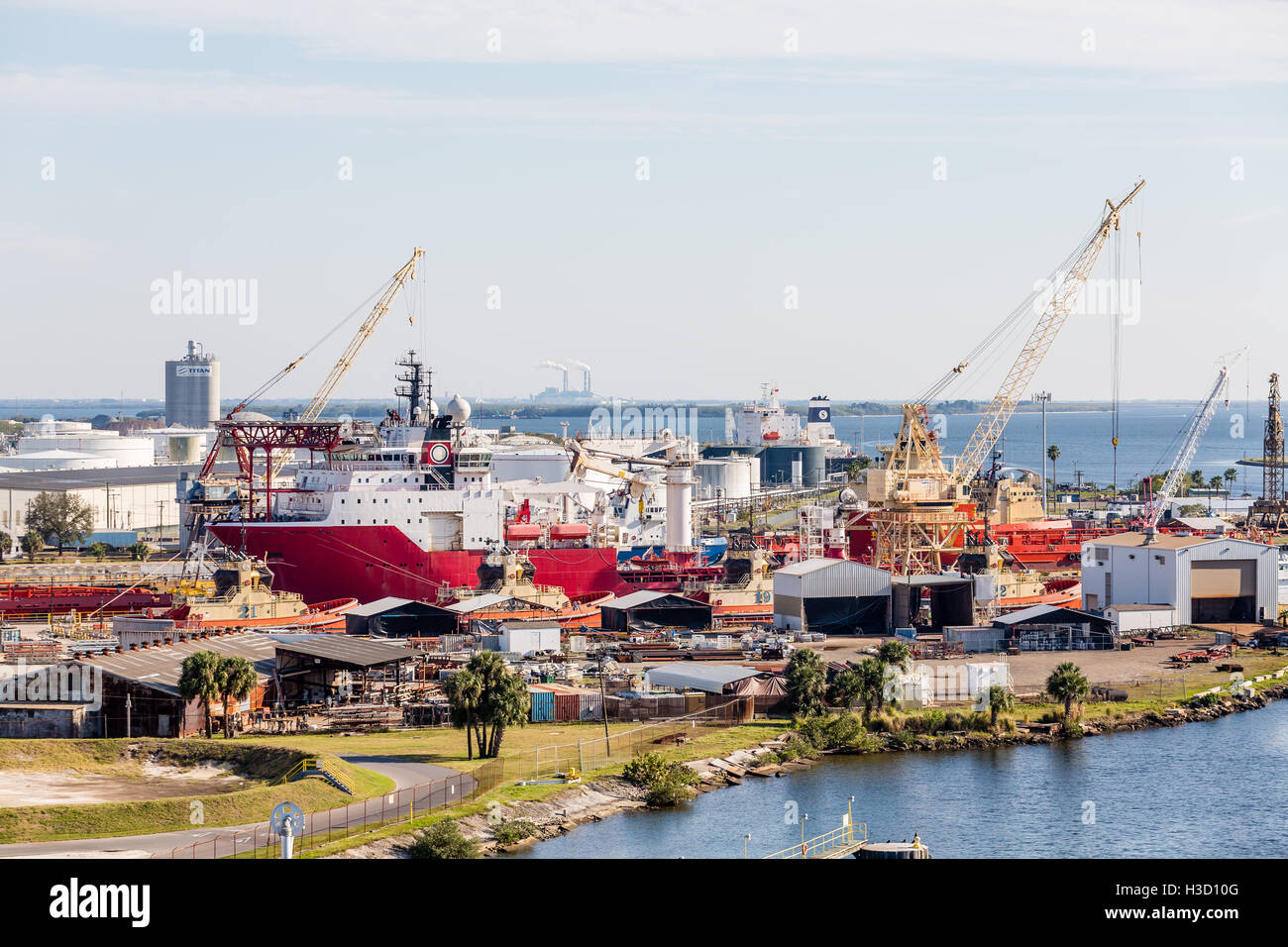 Container ship tampa hi-res stock photography and images - Alamy