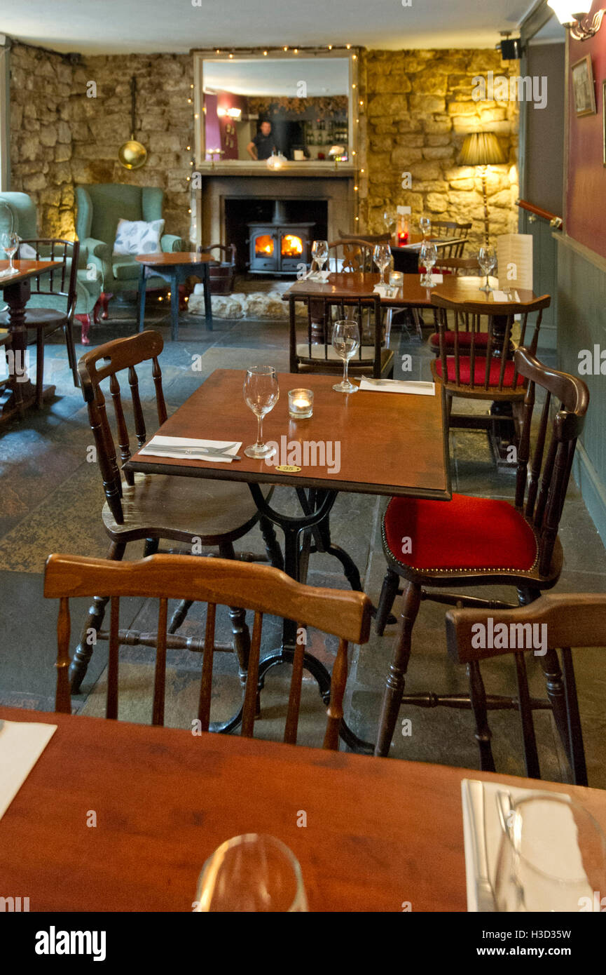 Hotels pubs bars inns restaurants hi-res stock photography and images ...