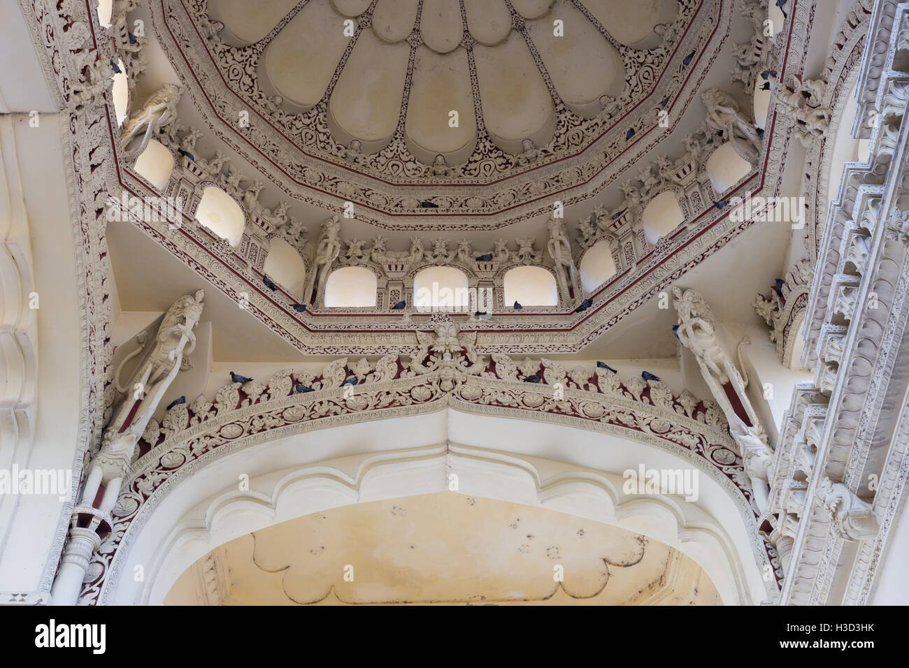 Bow ceiling hi-res stock photography and images - Alamy