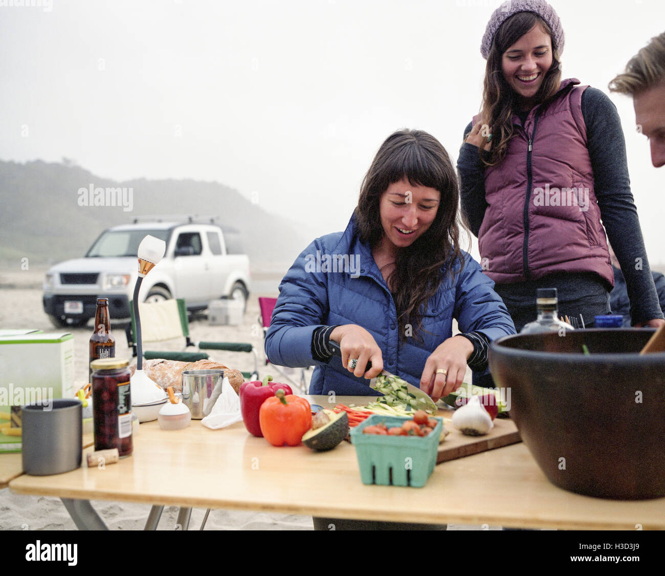 Meal on the beach hi-res stock photography and images - Alamy