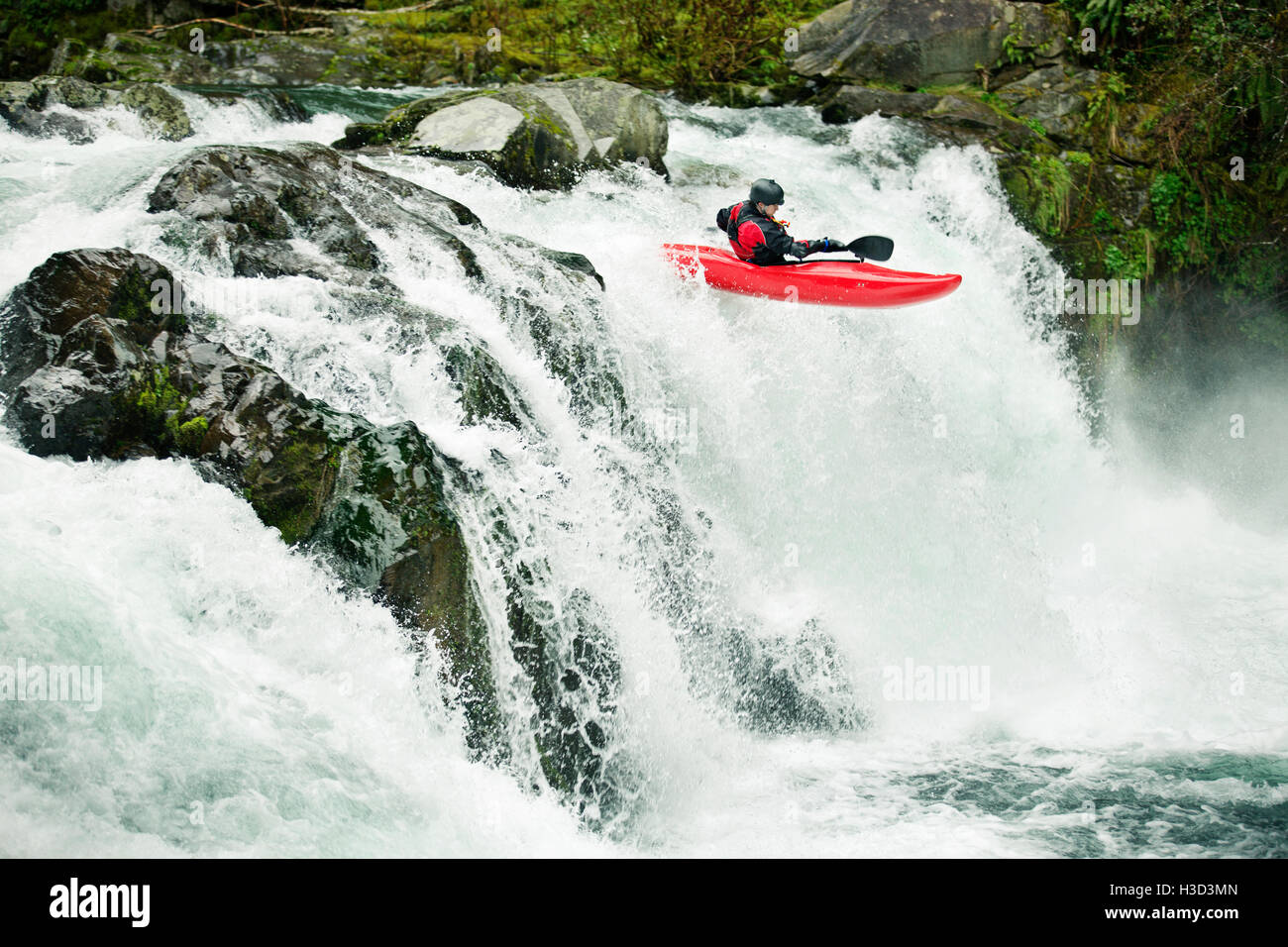 Kayak waterfall hi-res stock photography and images - Alamy