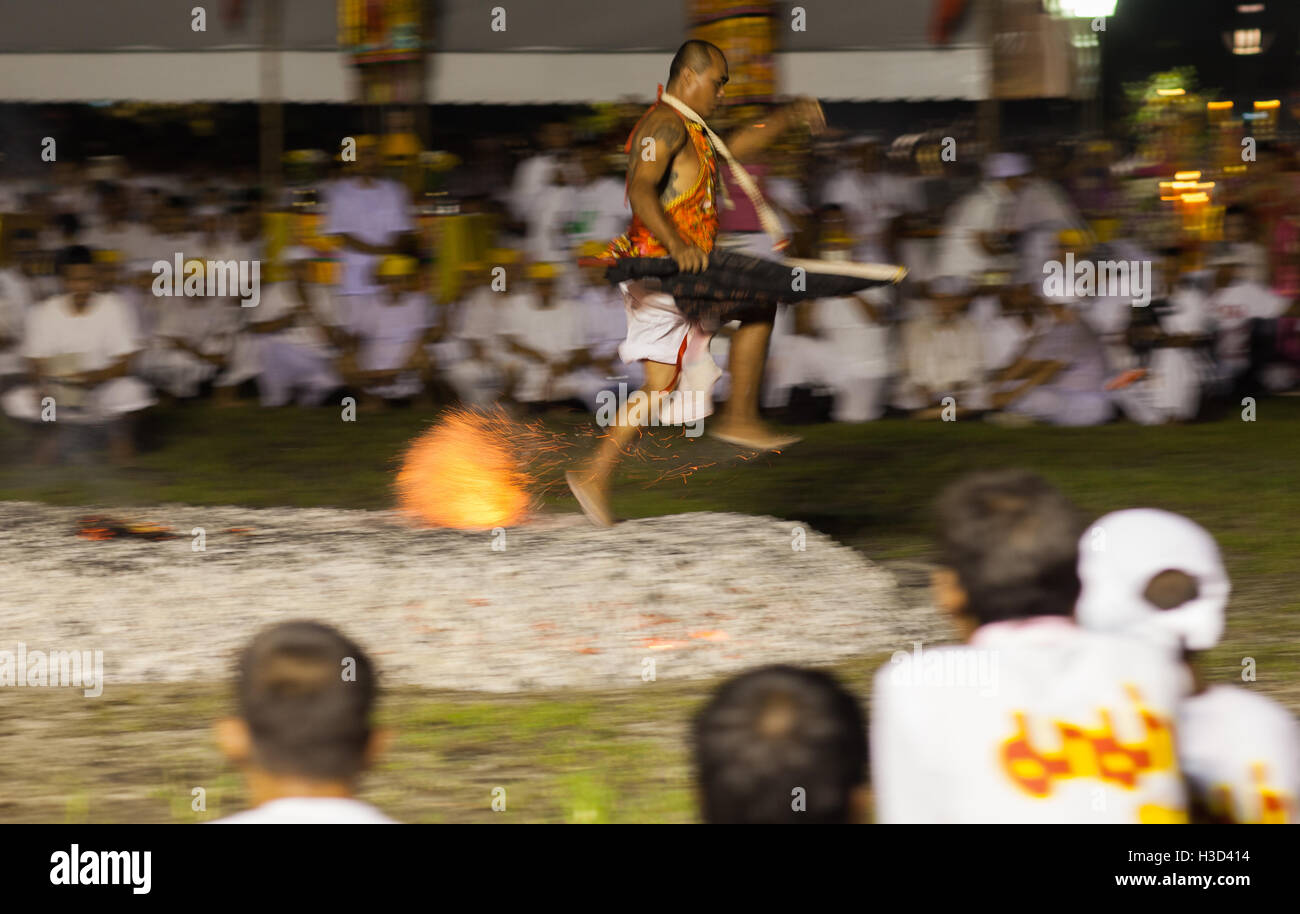 Phuket, Thailand. 06th Oct, 2016. Devotees of the Chinese Jui tui ...