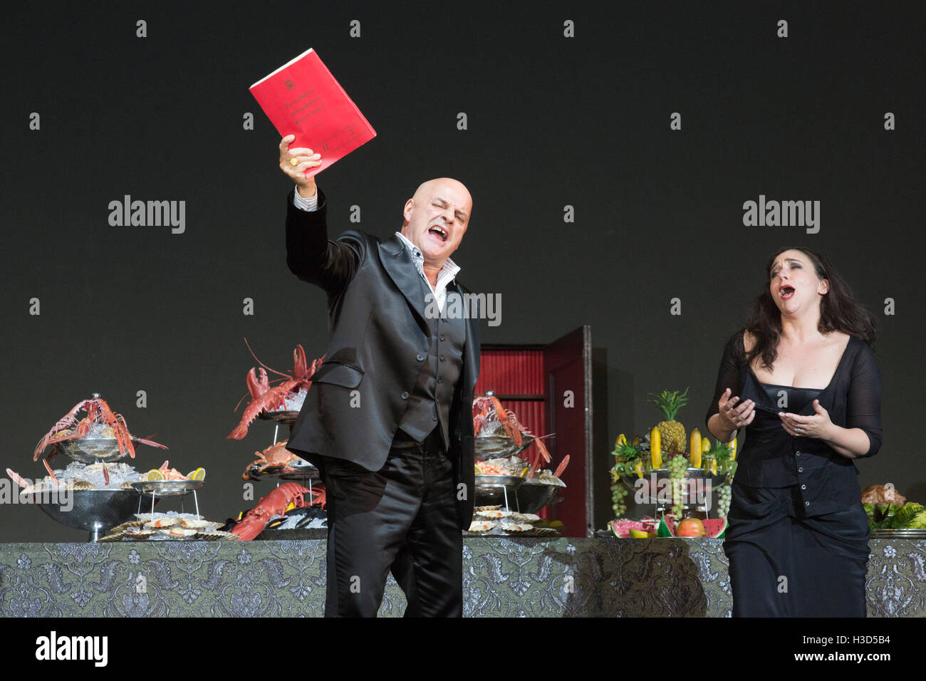 London, UK. 28 September 2016. Pictured: Christopher Purves and ...