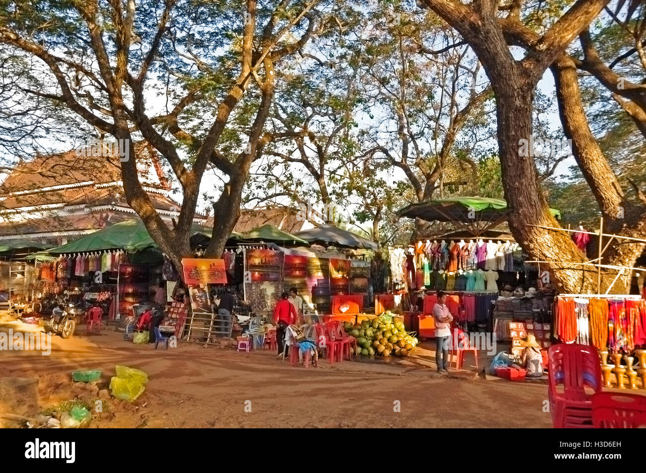 Angkar wat hi-res stock photography and images - Alamy