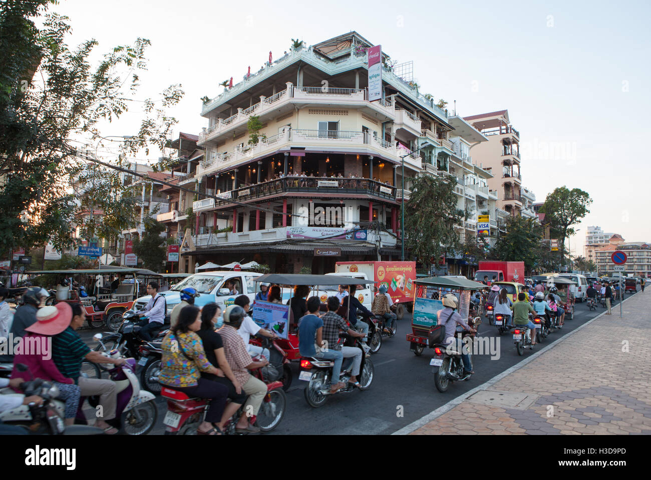 Peak hour traffic near River Crown Restaurant in Phnom Penh,Cambodia ...