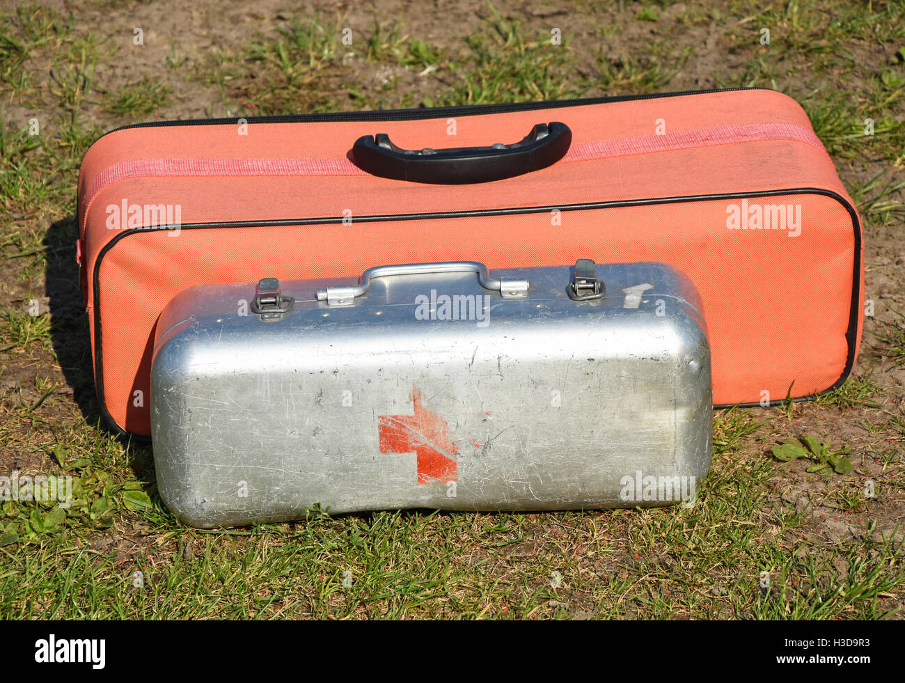 First aid kits hi-res stock photography and images - Alamy