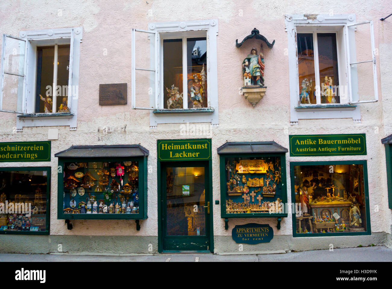 Antique shop, Altstadt, old town, Salzburg, Austria Stock Photo - Alamy