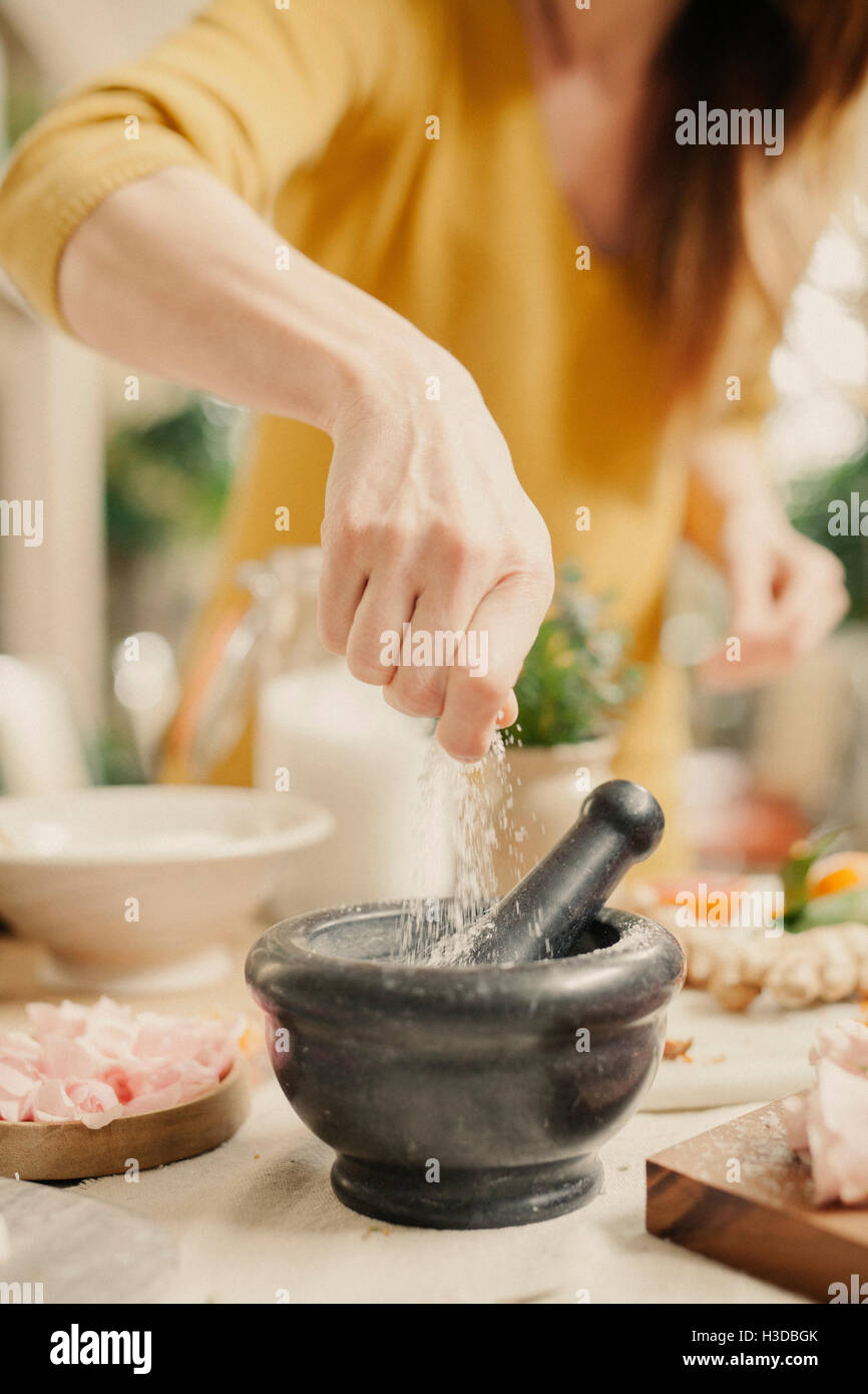 Woman adding sugar hi-res stock photography and images - Alamy