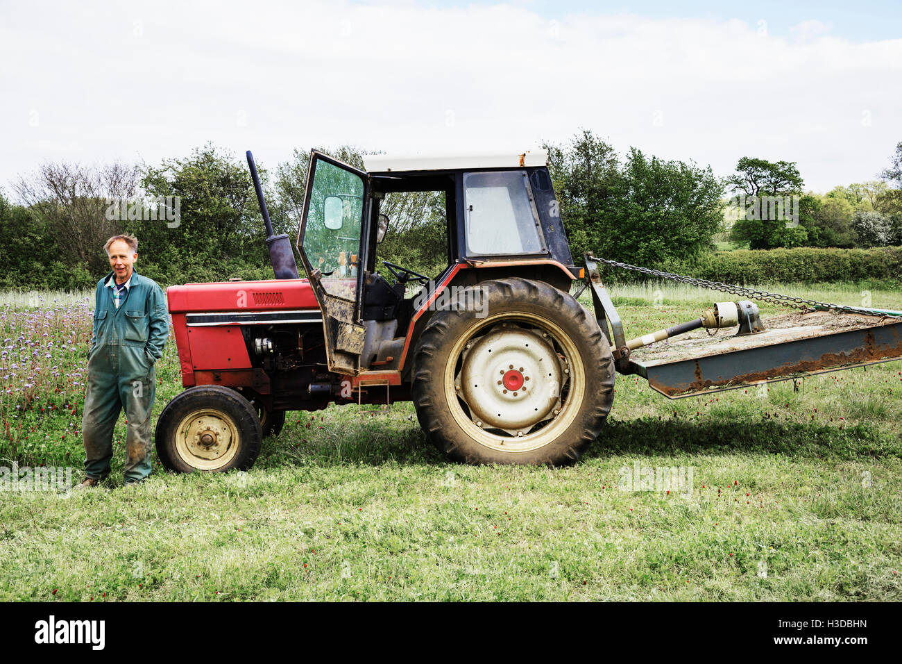 Farmer working a tractor hi-res stock photography and images - Alamy