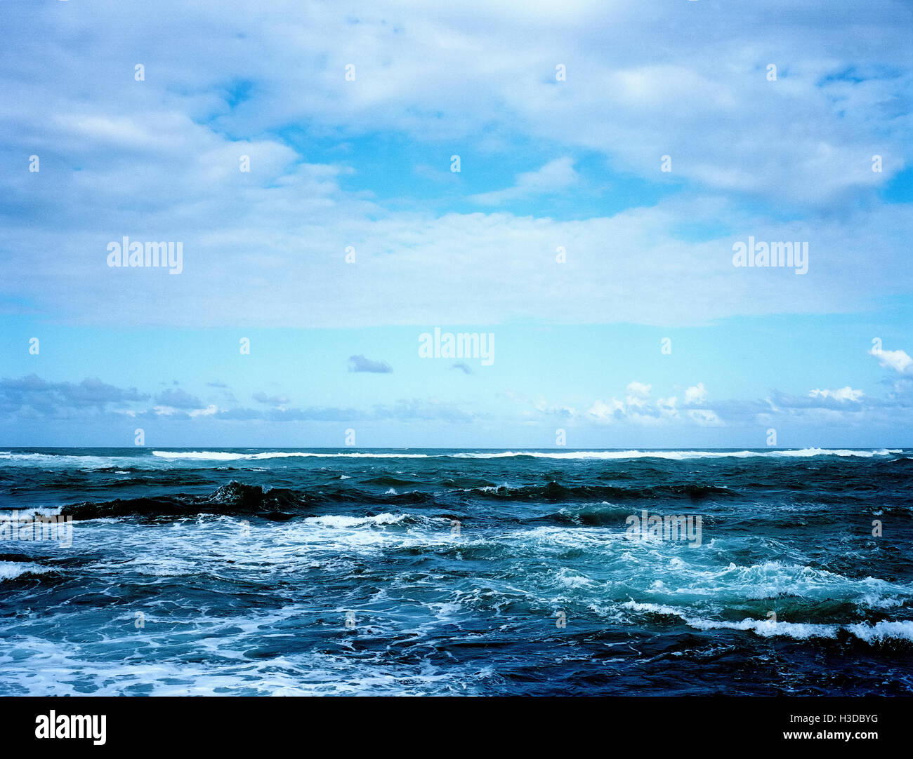 Wavy Ocean Stock Photos & Wavy Ocean Stock Images - Alamy