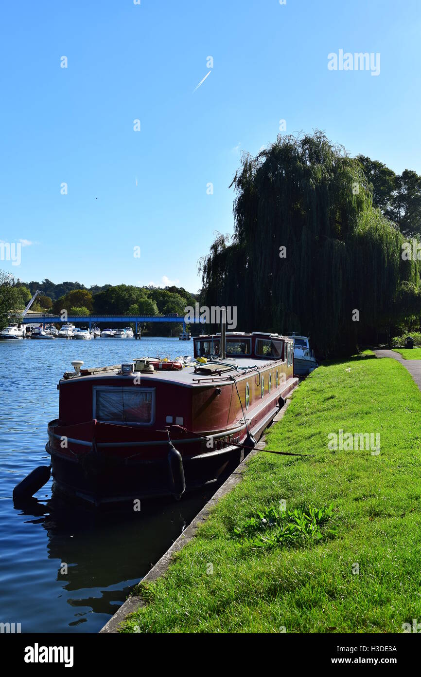 Barge houseboat moored on the river Thames at Cookham, Berkshire ...