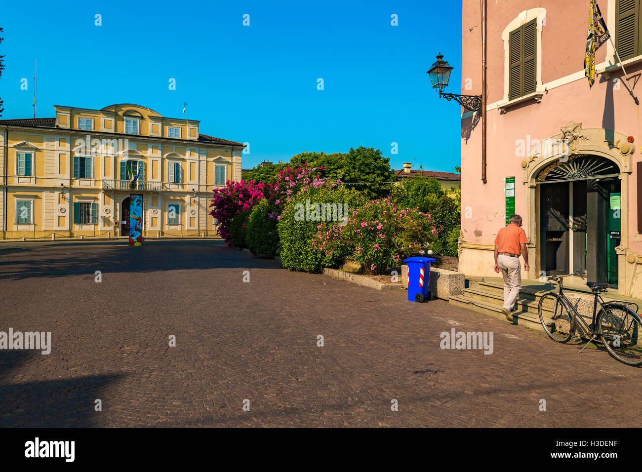 Borgo municipio hi-res stock photography and images - Alamy