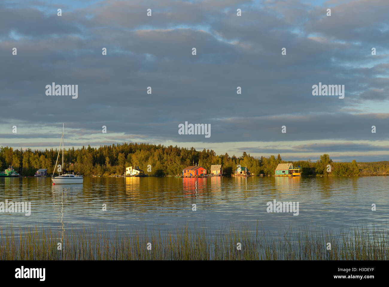 Northwest territories boat building hi-res stock photography and images ...