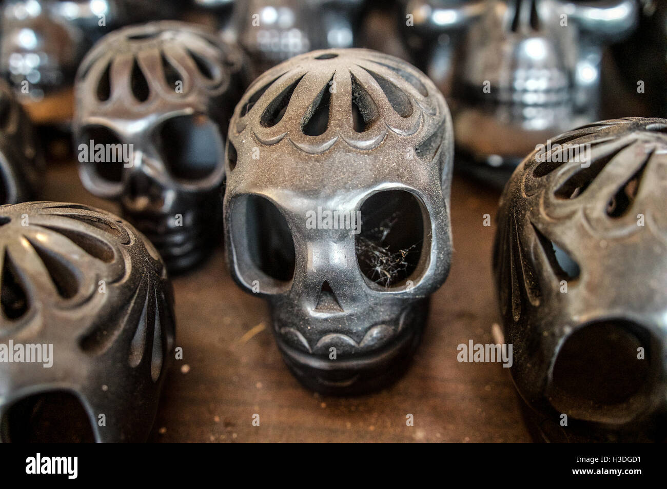 Sculpted black clay skulls at a stand in New Mexico Stock Photo - Alamy