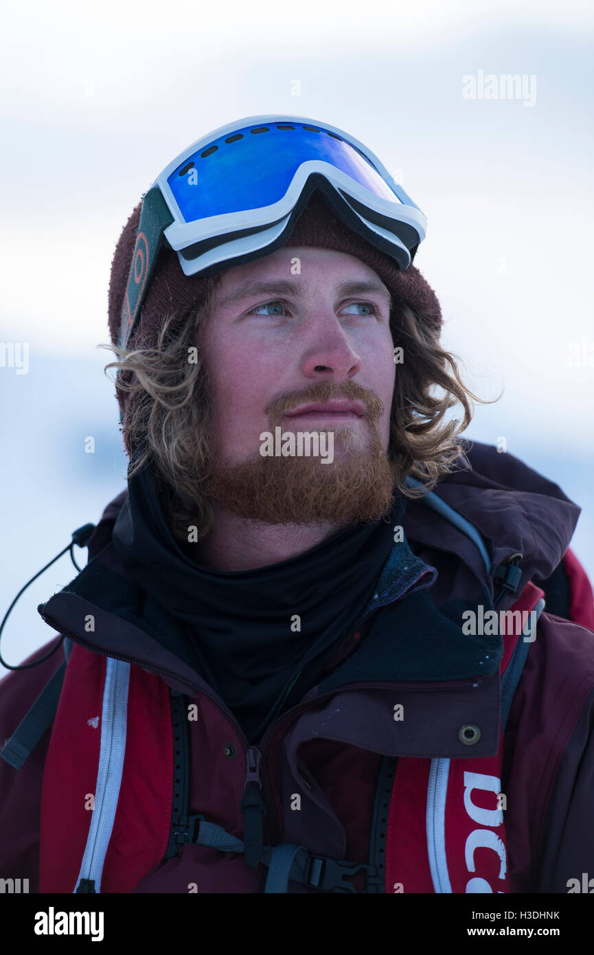 Male snowboarder hi-res stock photography and images - Alamy