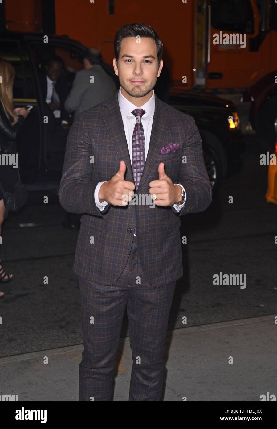 New York, NY, USA. 5th Oct, 2016. Skylar Astin at arrivals for GRAVES ...