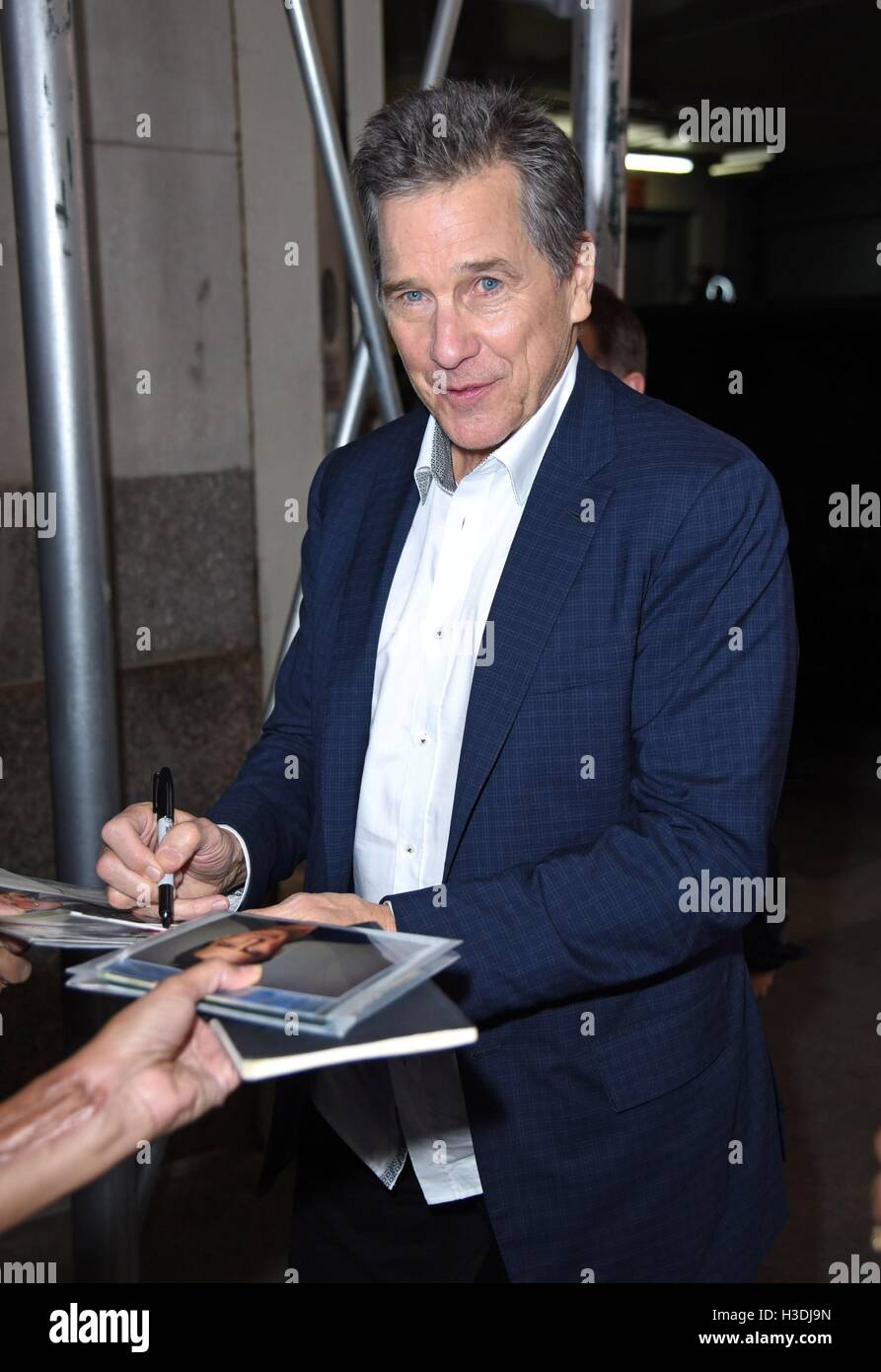 New York, NY, USA. 5th Oct, 2016. Tim Matheson out and about for ...