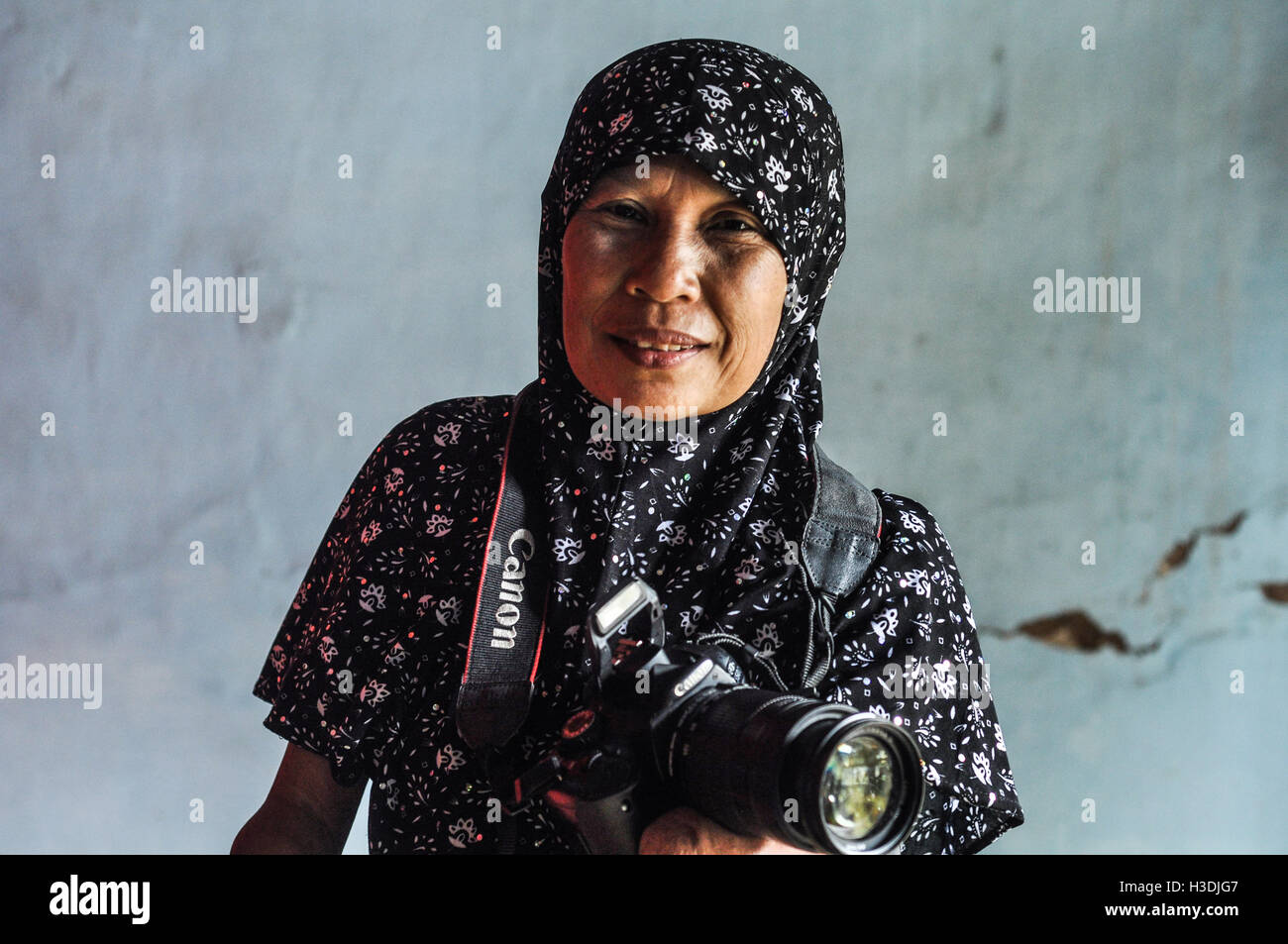 October 4, 2016 - Rusidah, photographers women with disabilities ...