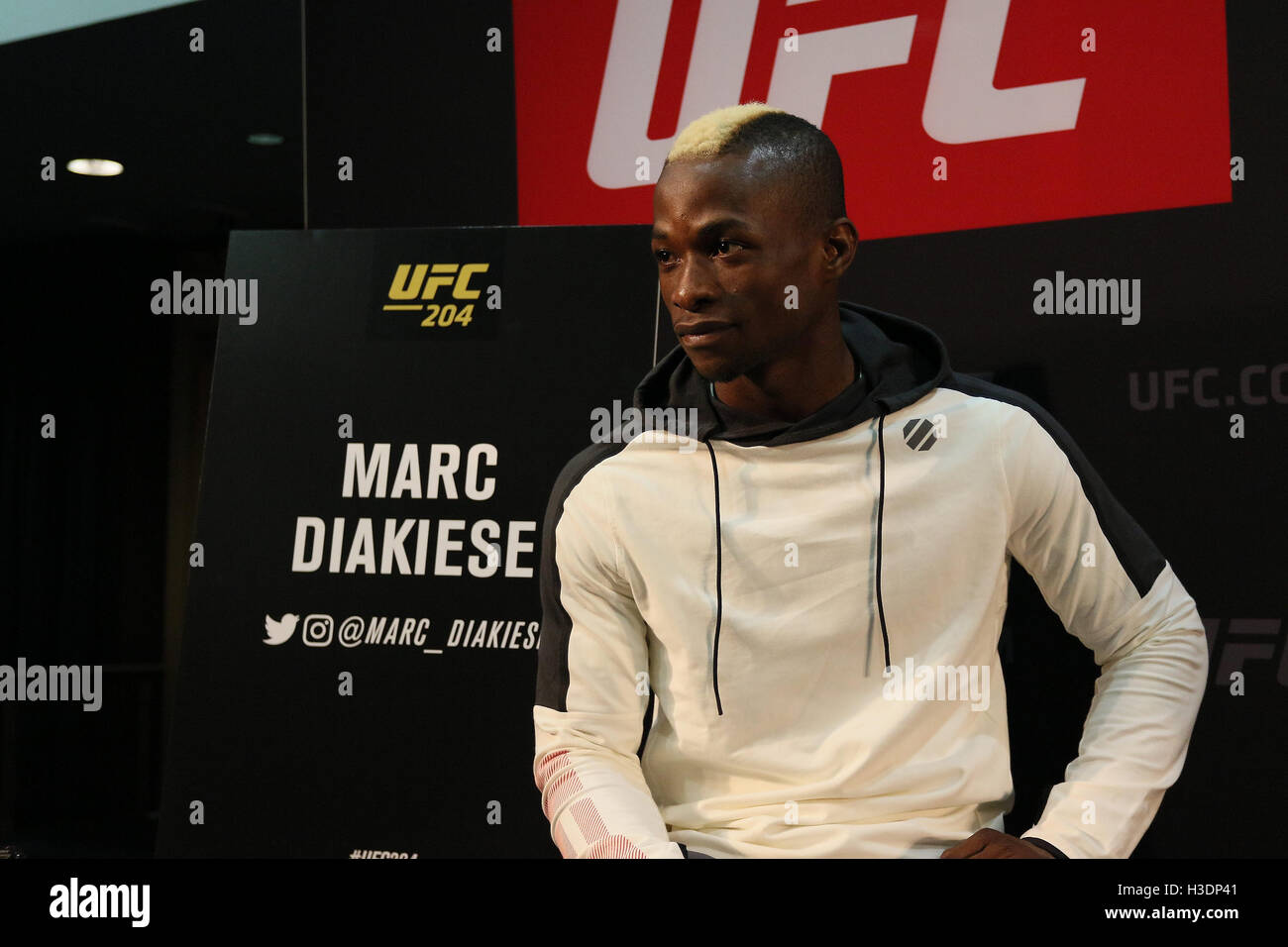 Combat ufc 204 hi-res stock photography and images - Alamy