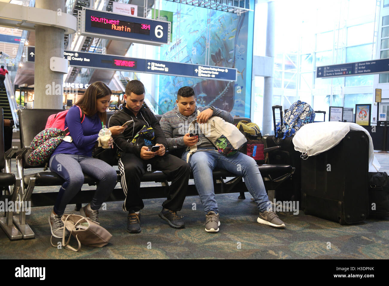Arrival airport puerto rico hi-res stock photography and images - Alamy