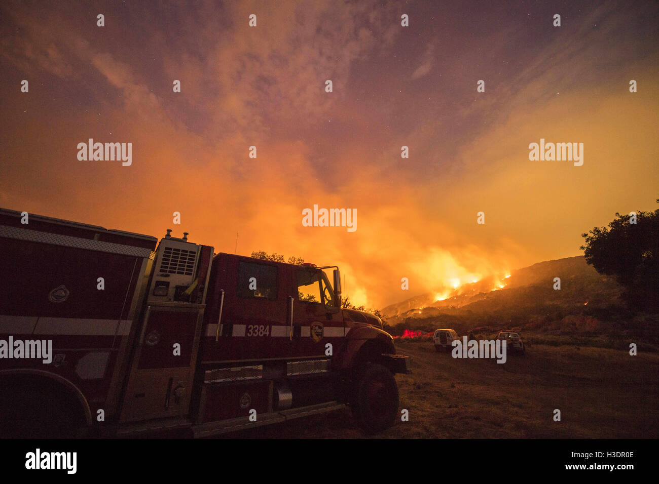 Campo, CA, USA. 6th Oct, 2016. The Border Fire burns near Campo and ...