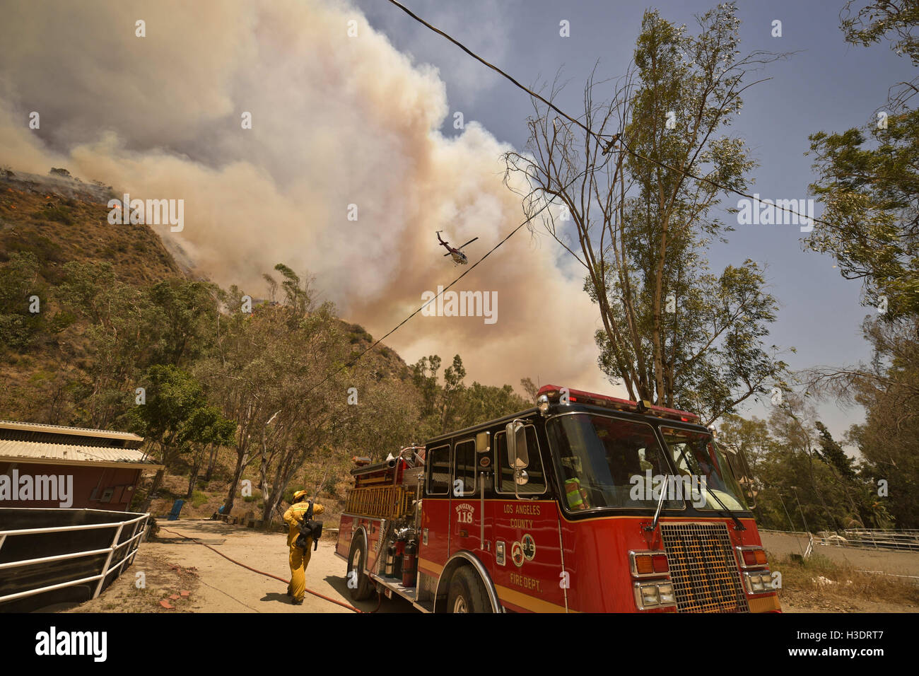 San Gabriel, CA, USA. 6th Oct, 2016. The Fish Fire burns in the Angeles ...