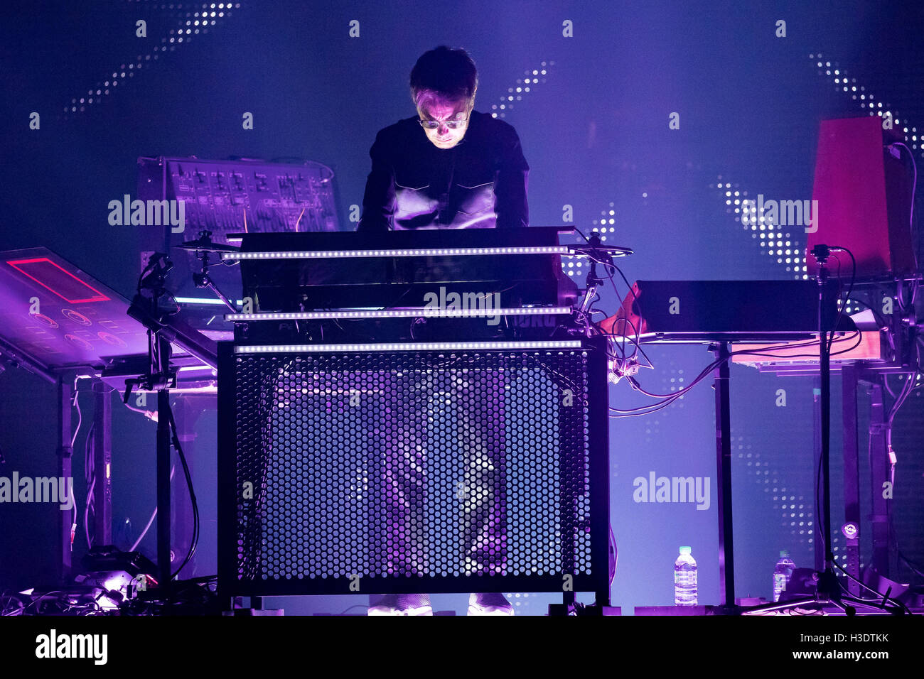 Jean michel jarre concert hi-res stock photography and images - Alamy