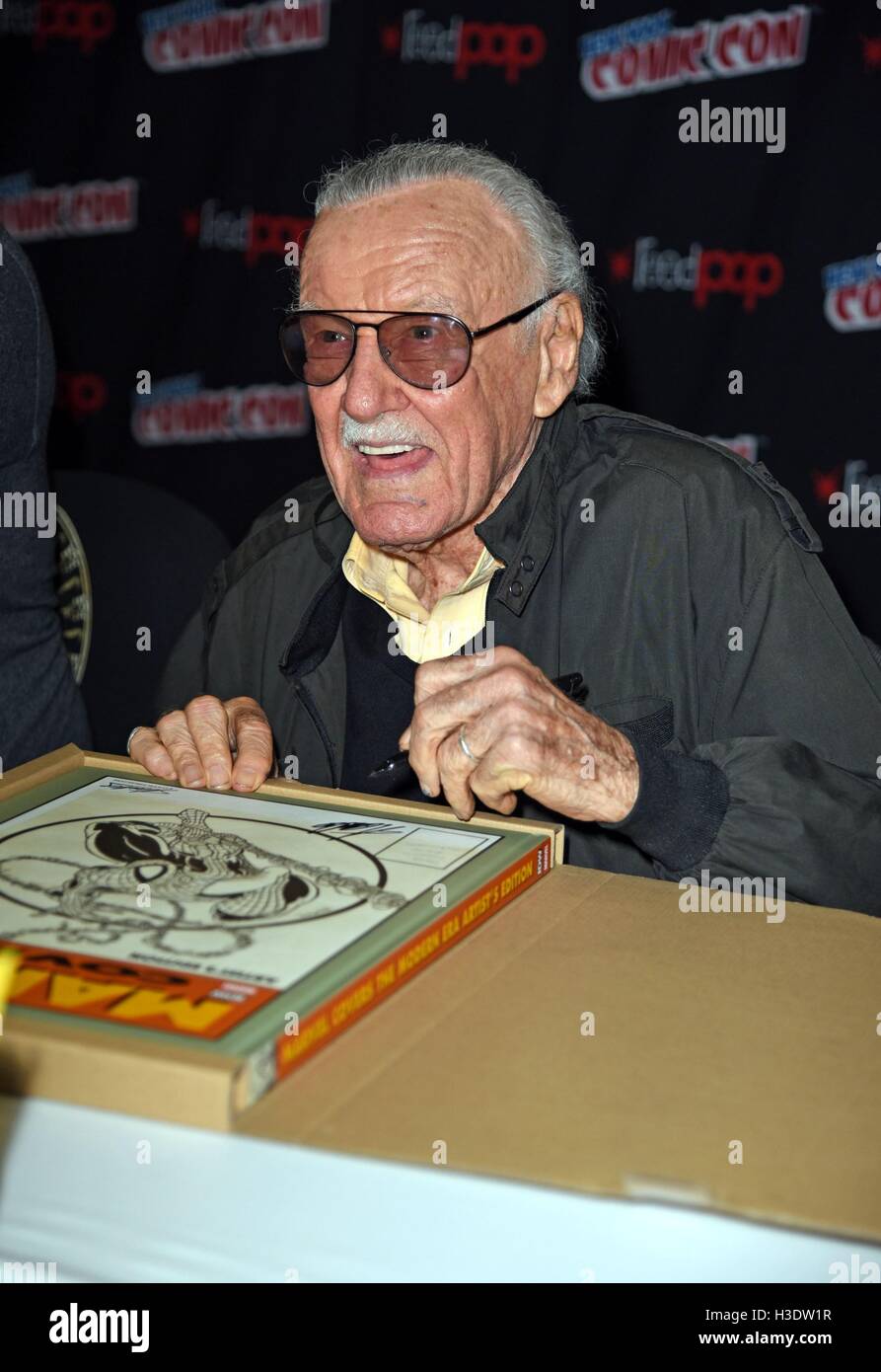 New York, NY, USA. 6th Oct, 2016. Stan Lee at Jacob Javitz Center in ...